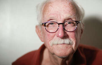 75-year-old Houston comic Andy Huggins finds laughs in growing old