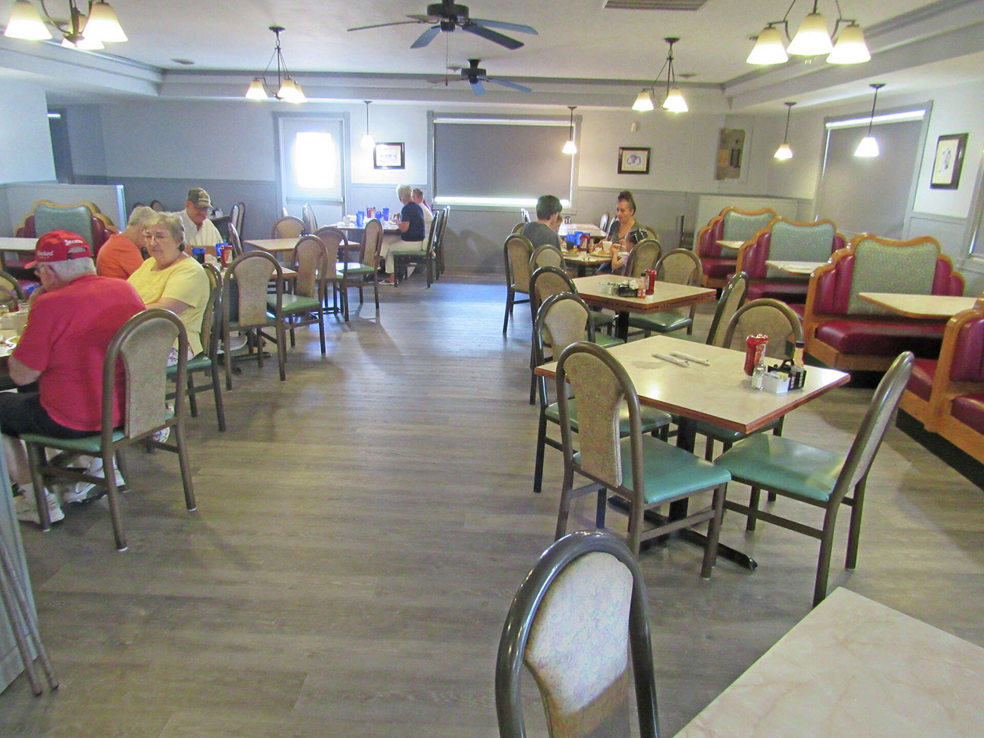 Red Apple Restaurant: Beloved Maryville IL diner since 1999