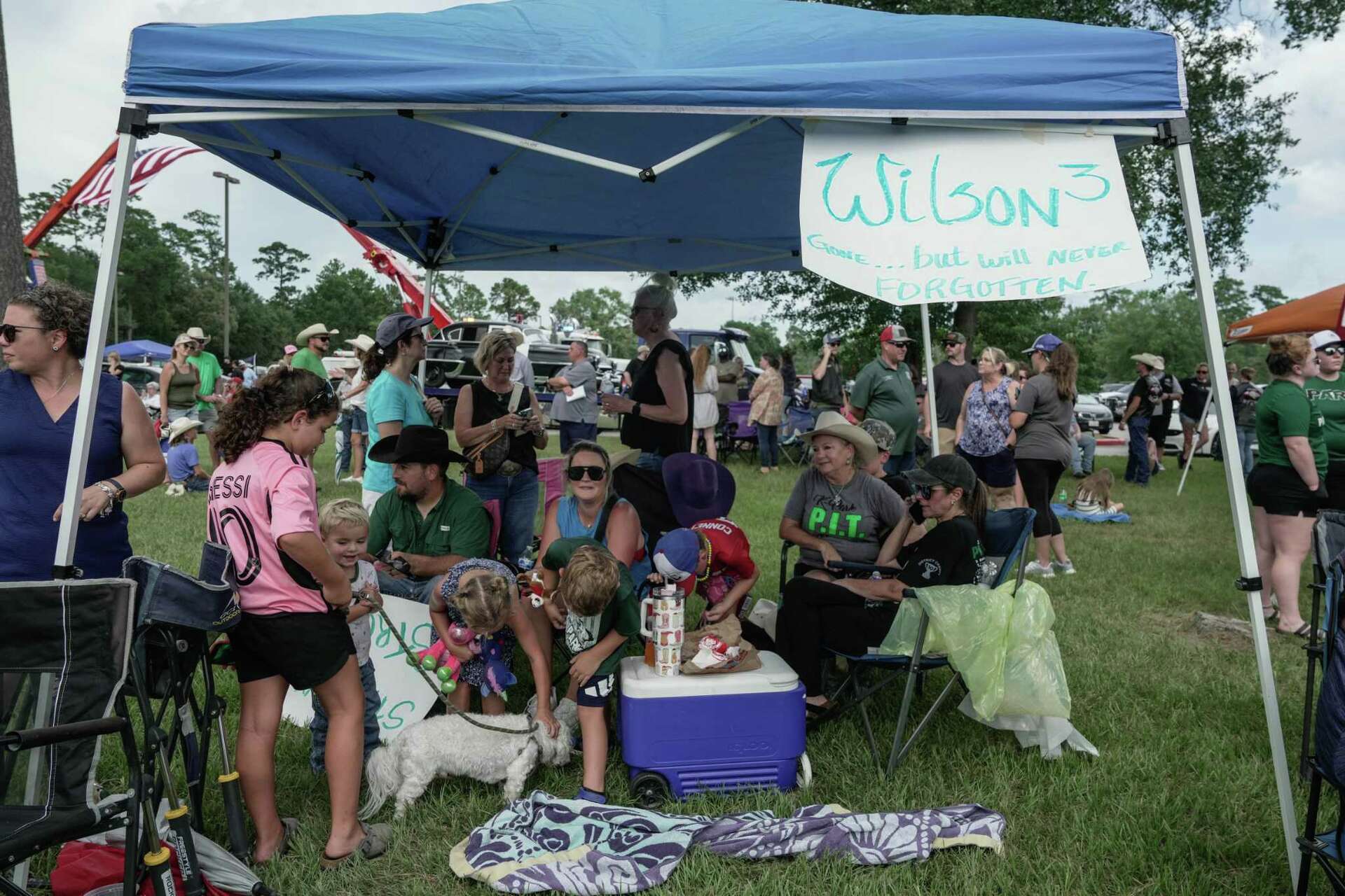 Dozens line Kingwood procession route to honor Shiloh Wilson