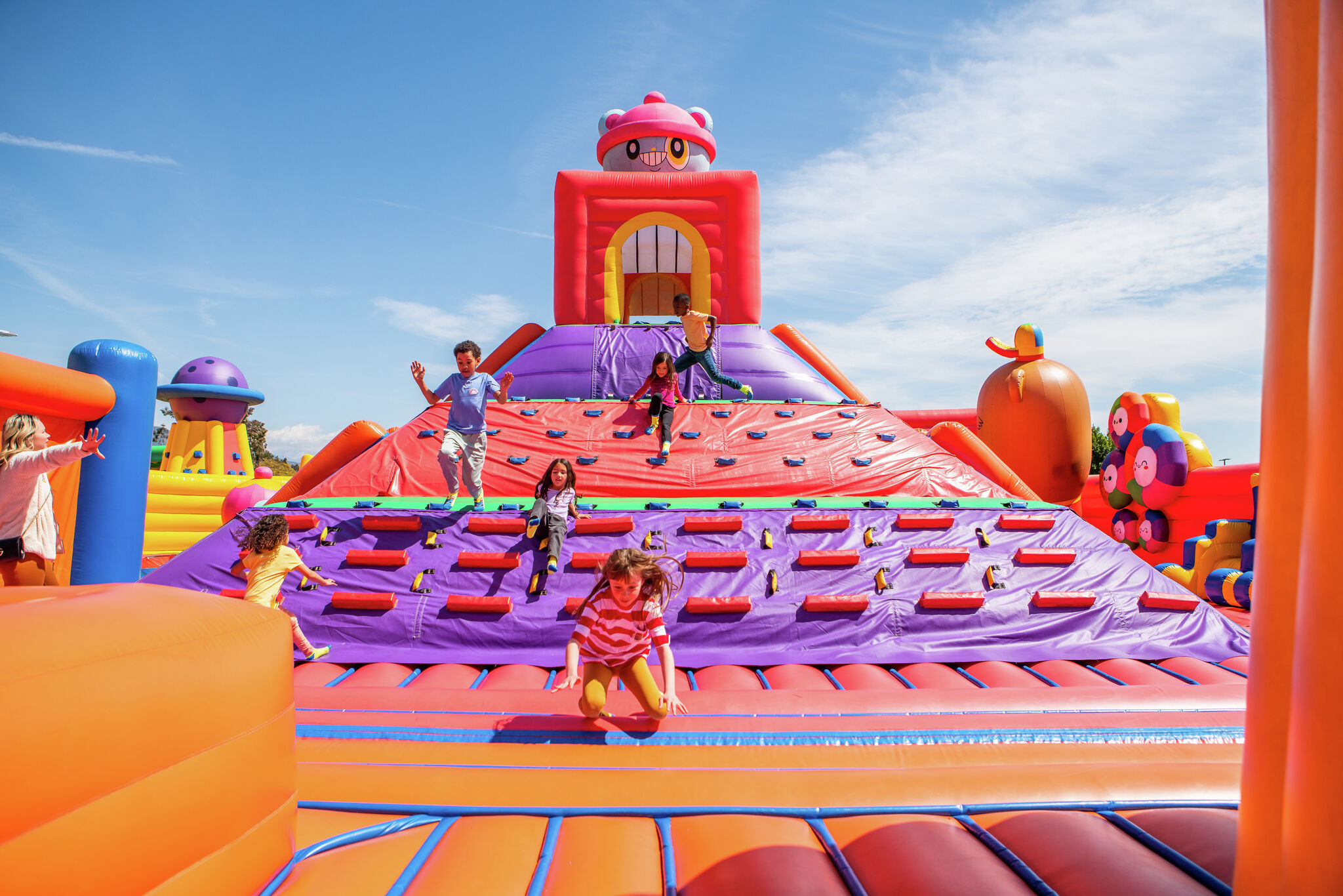 'World's biggest bounce park' returns to Connecticut mall
