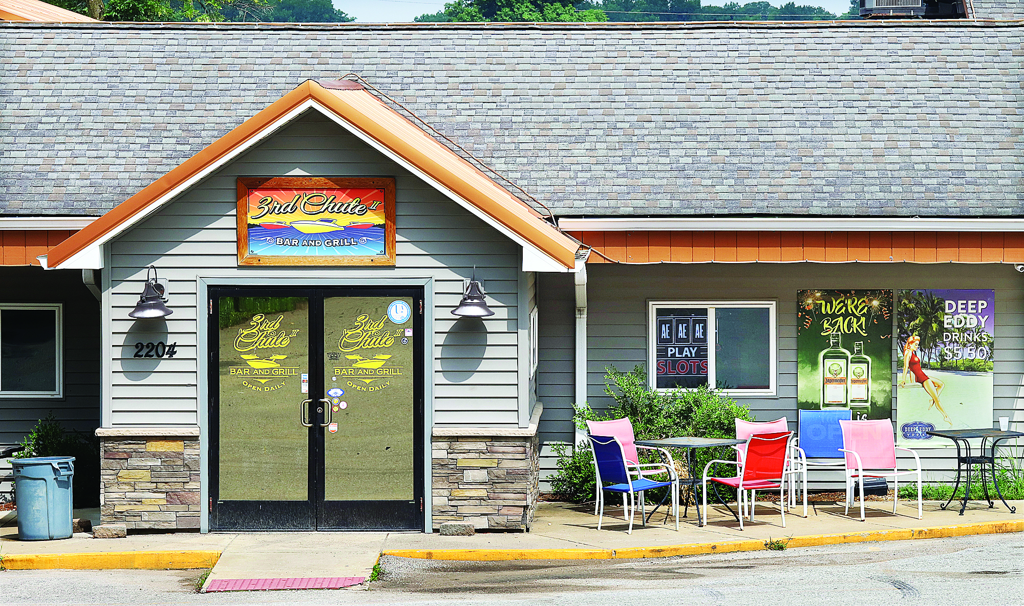 Alton 3rd Chute Bar & Grill II closes permanently