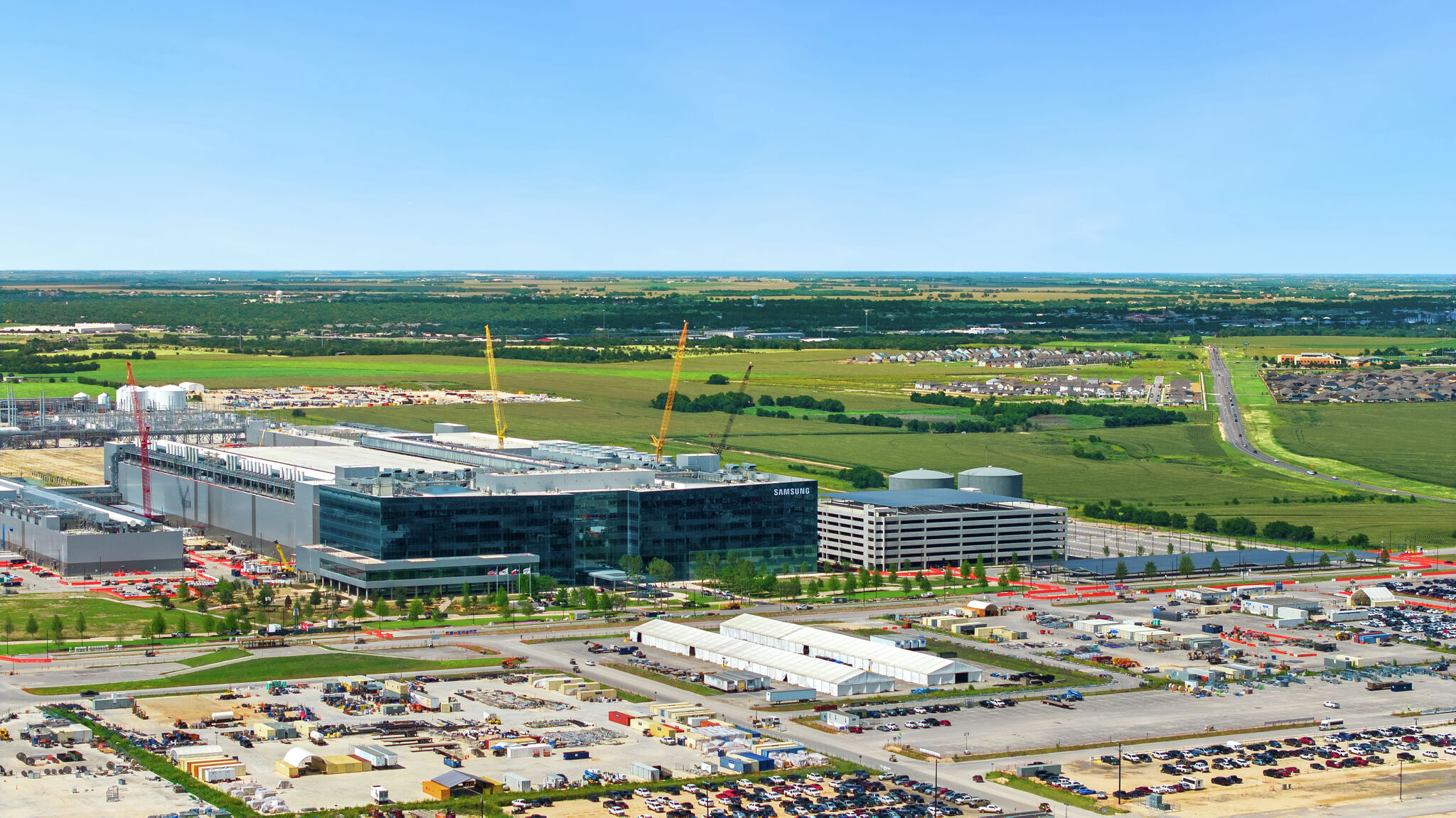 Elon Musk signs $16B AI-chip deal with Samsung's Texas plant