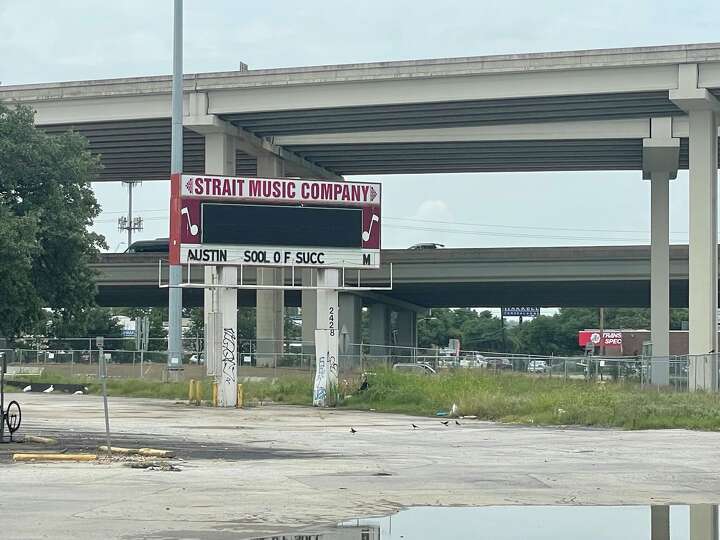 Strait Music Company thrives in Austin post flagship closure