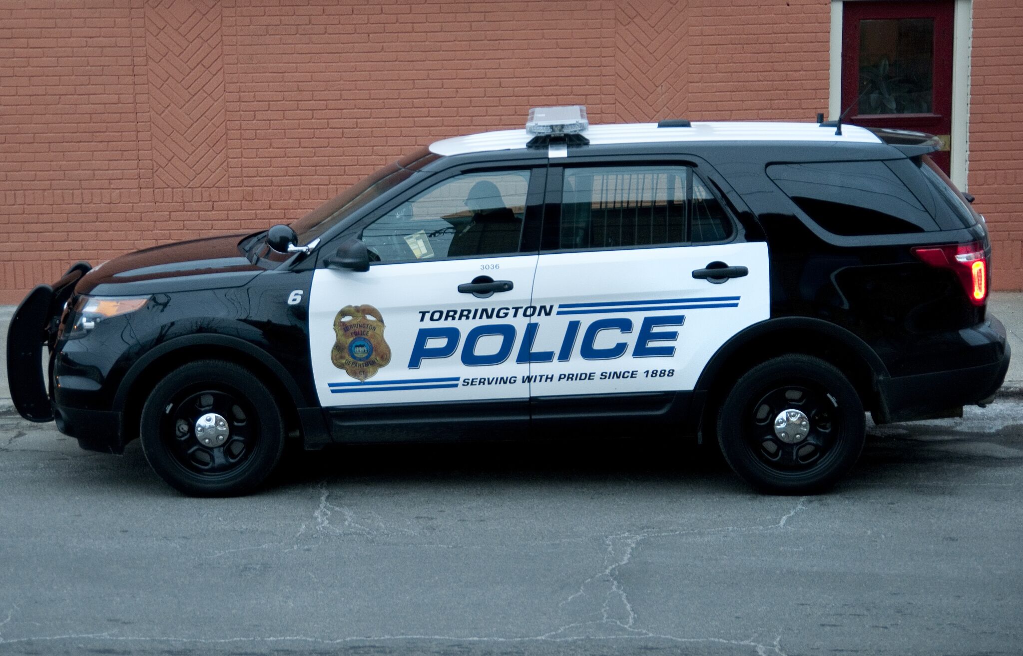 Torrington school security guard shot gun inside school: Cops