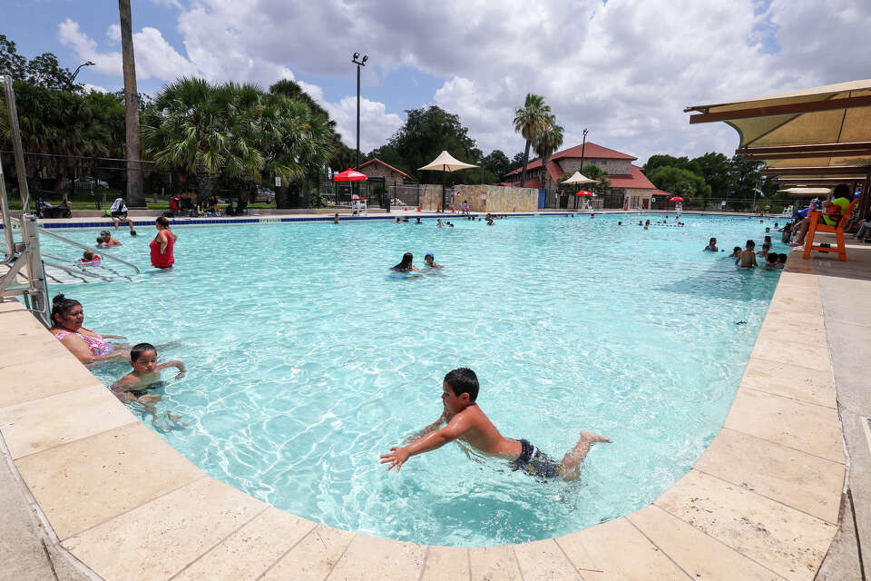 Woodlawn Lake Park Swimming Pool celebrates 100th anniversary