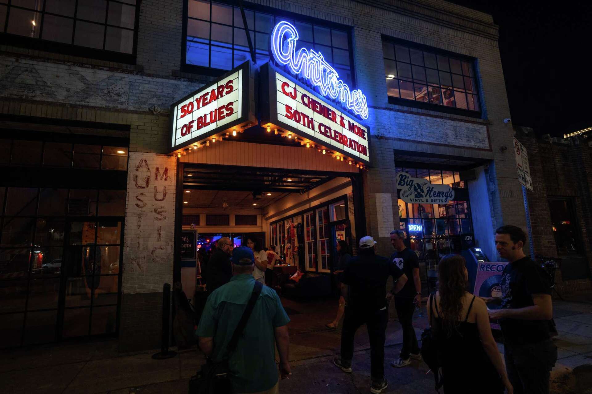 Austin’s iconic Antone’s signs 50-year lease, adds blues museum