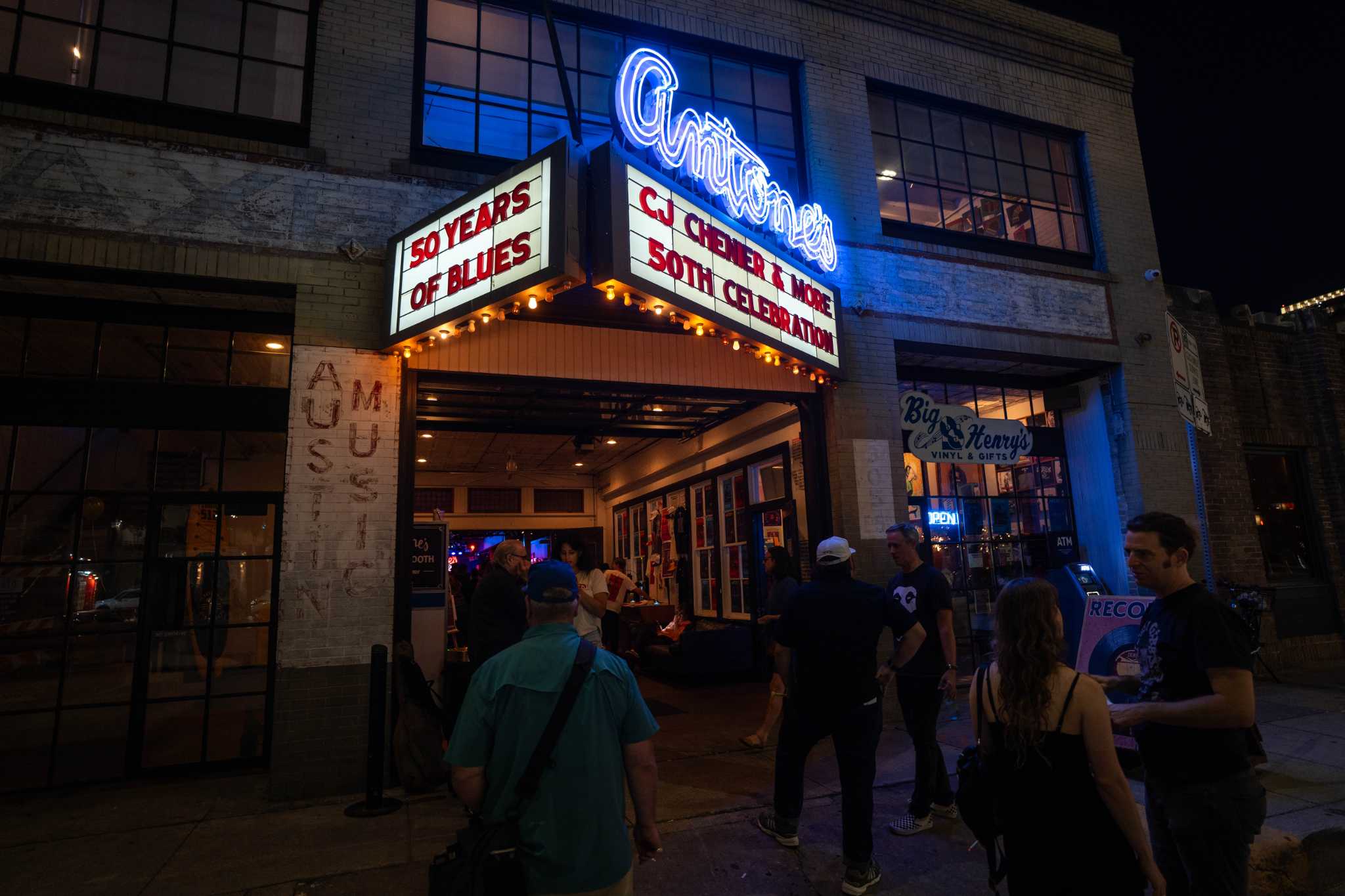 Austin’s iconic Antone’s signs 50-year lease, adds blues museum