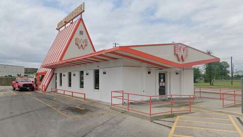 How Whataburger created its orange-and-white A-frame design?