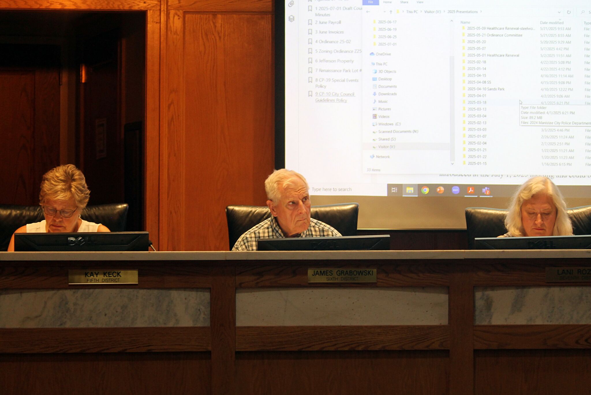 How Manistee's short-term rental rules compare to others in region