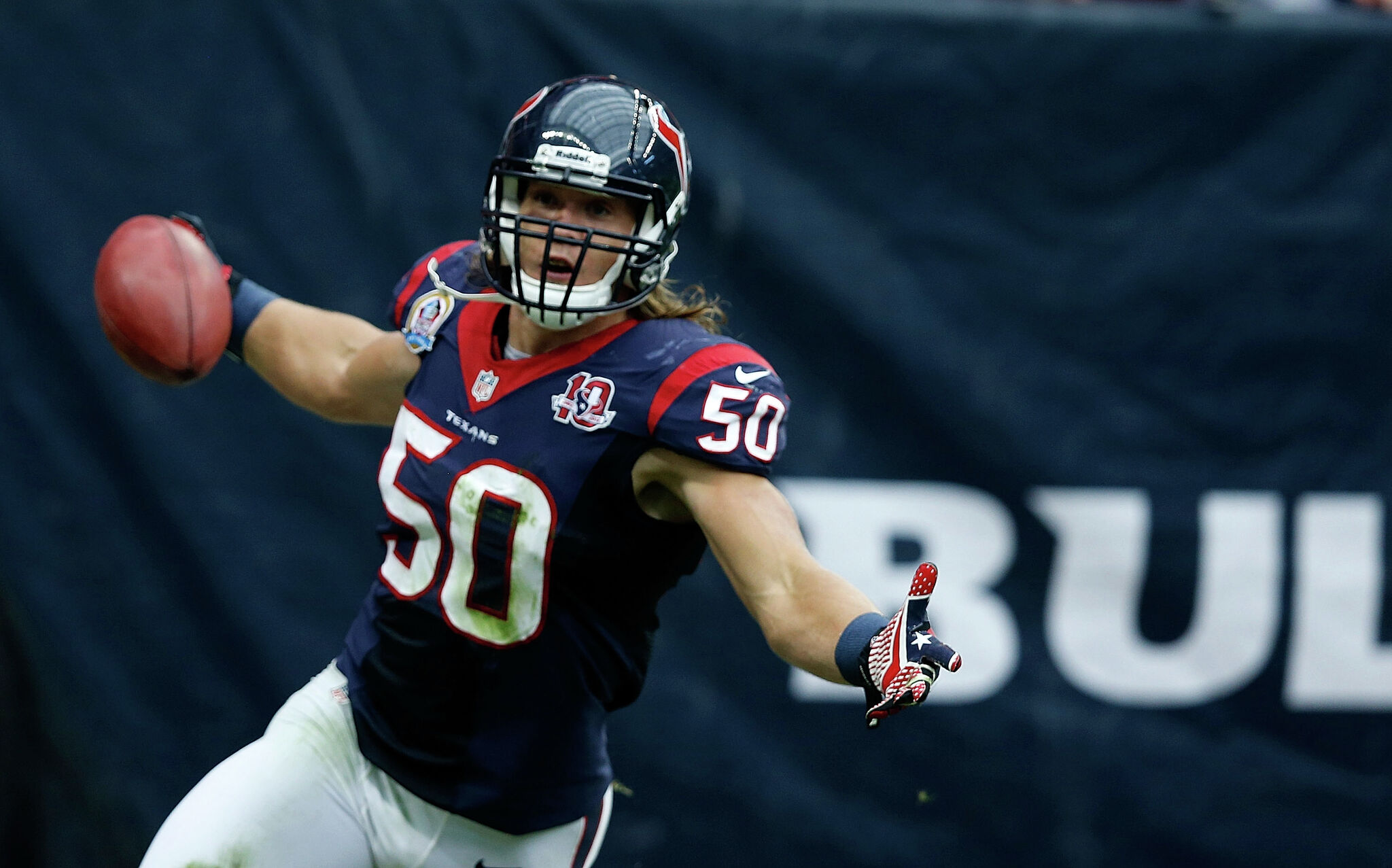 Former Texans LB, Super Bowl champion, dies at 38 from rare cancer