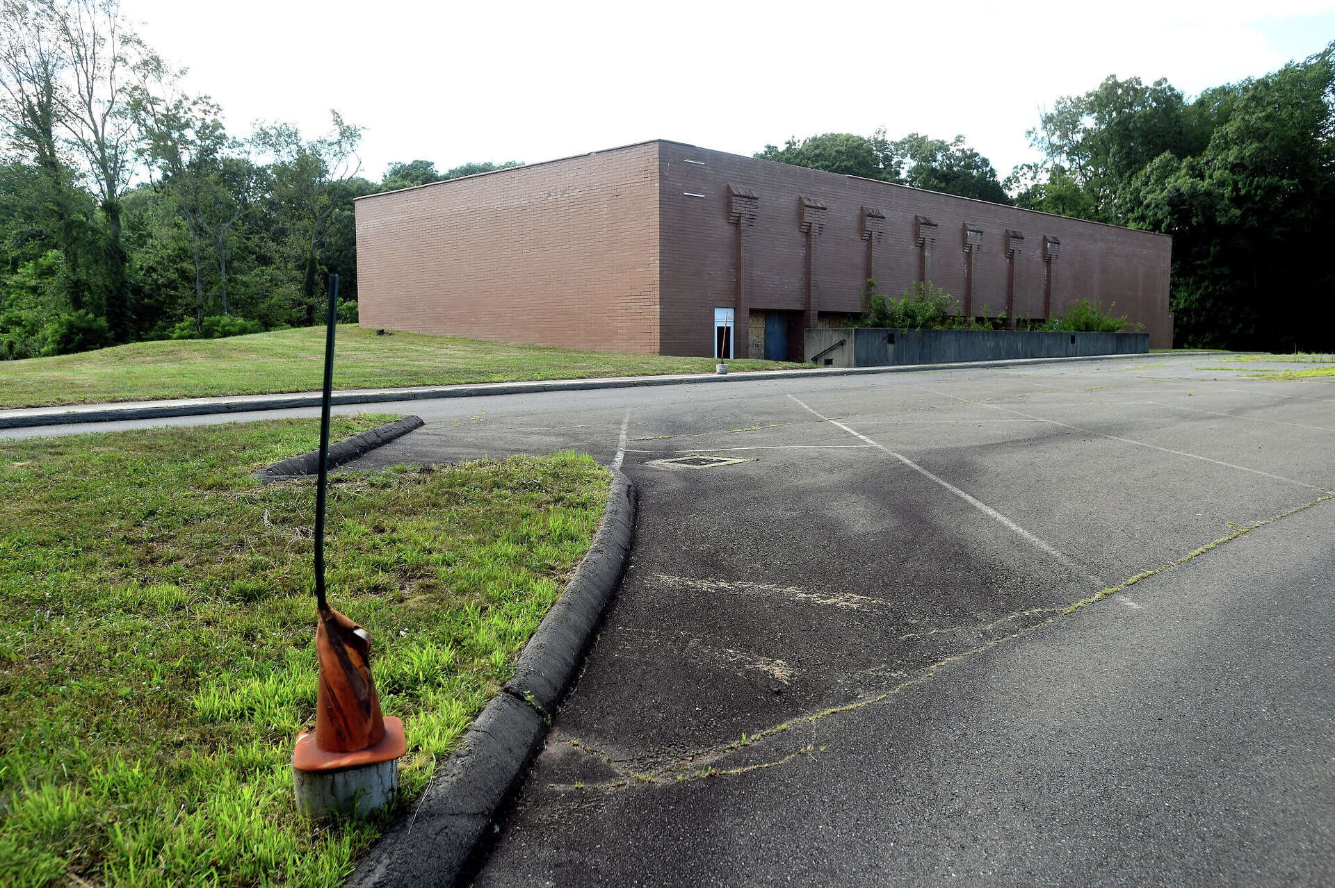 Old Hamden/North Haven YMCA may become 98 apartments