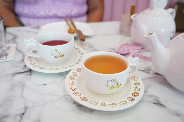 Bay Area mall's new Hello Kitty Cafe is a millennial's dream come true