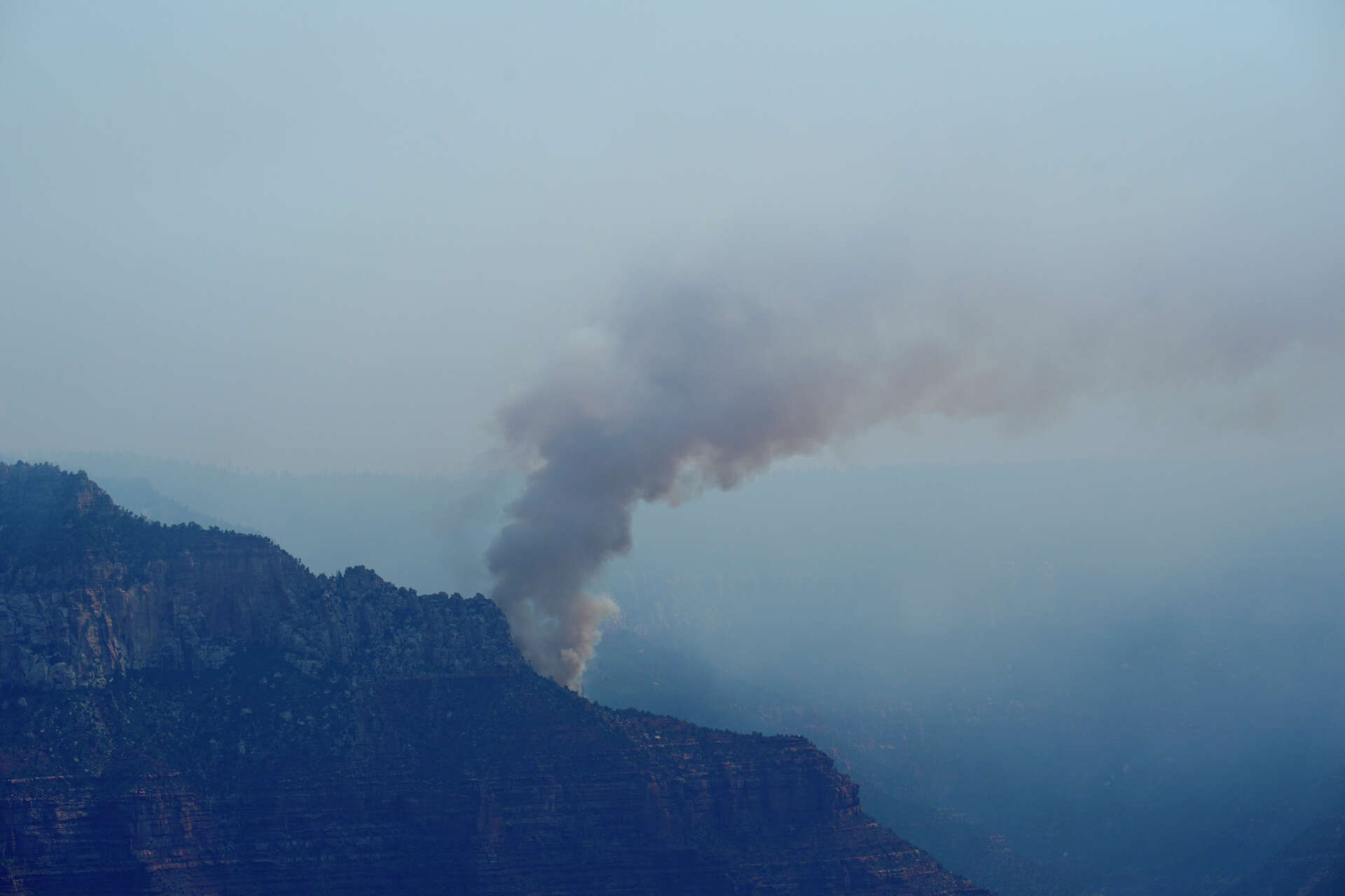 Fire crews scramble to prevent 'disastrous' loss at the Grand Canyon