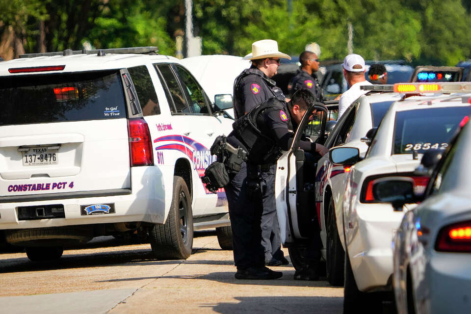 How much Houston area constables earn, ranked by county