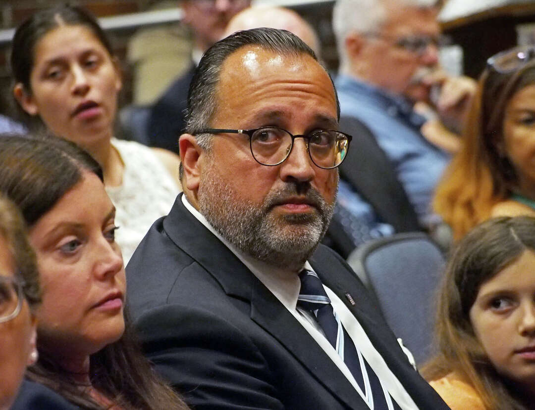 In Danbury mayor's race, Roberto Alves outraises Emile Buzaid