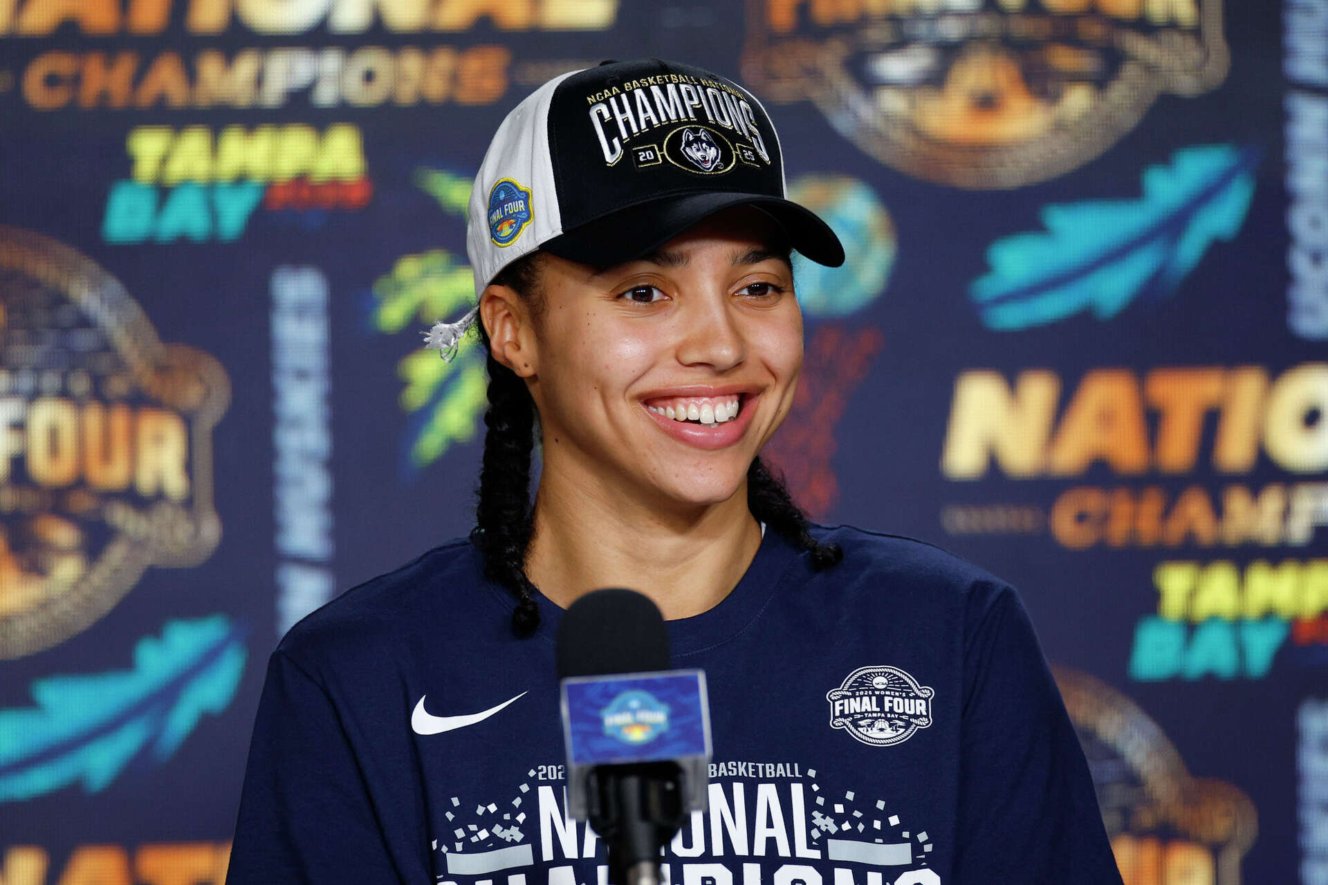 UConn stars Azzi Fudd, Sarah Strong sign NIL deal with Unrivaled
