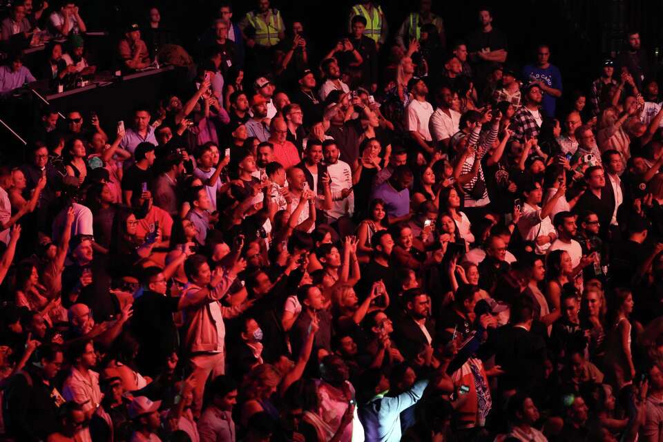 Manny Pacquiao wins night, not fight, vs Barrios in return to boxing