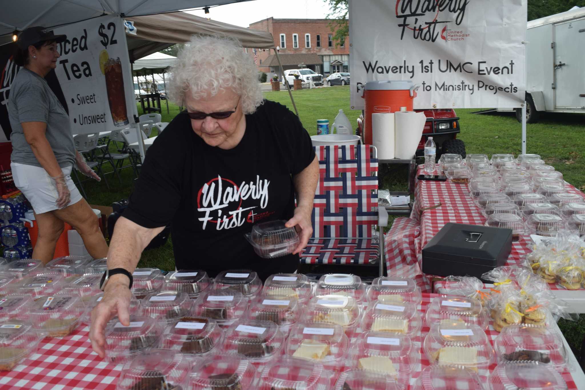 Dale and Patty Osborne celebrating 25th wedding anniversary