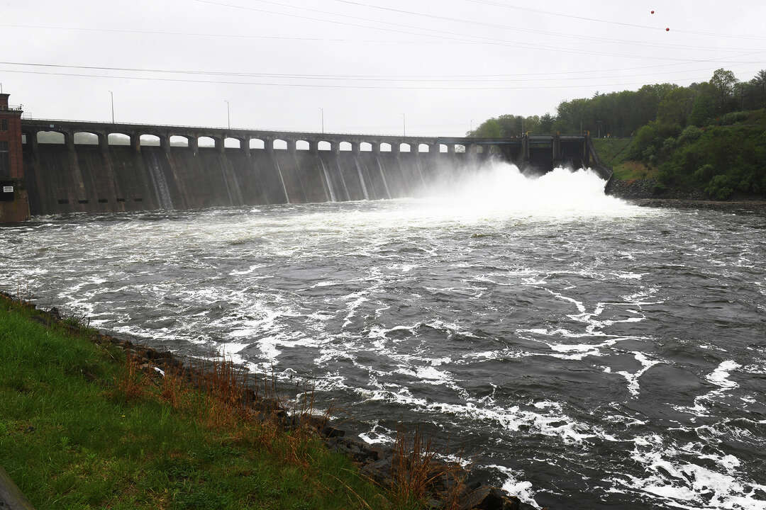 Body recovered from Housatonic River near dam in Monroe: Officials