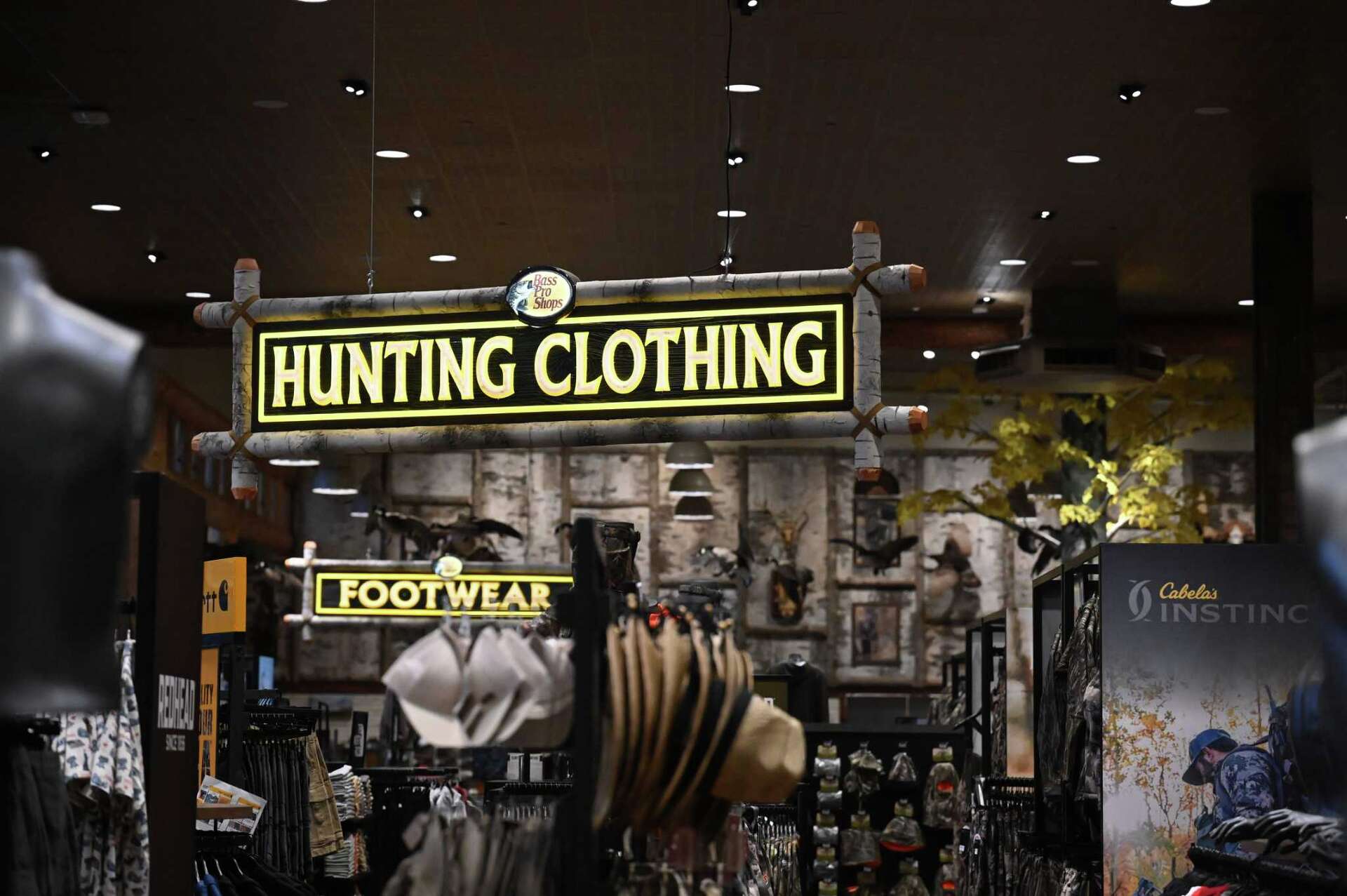 How to save money at Bass Pro Shops in Clifton Park, New York