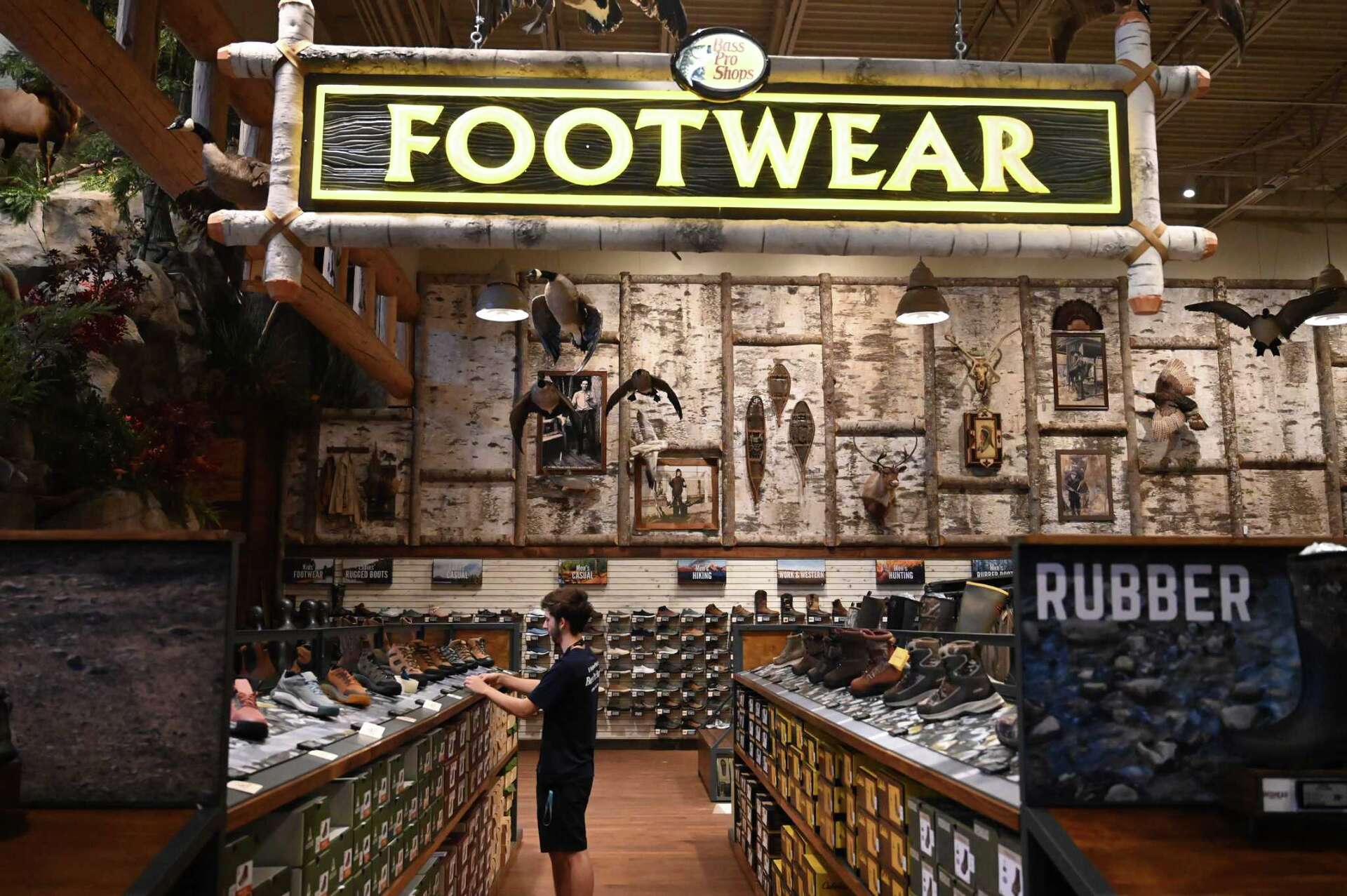 How to save money at Bass Pro Shops in Clifton Park, New York