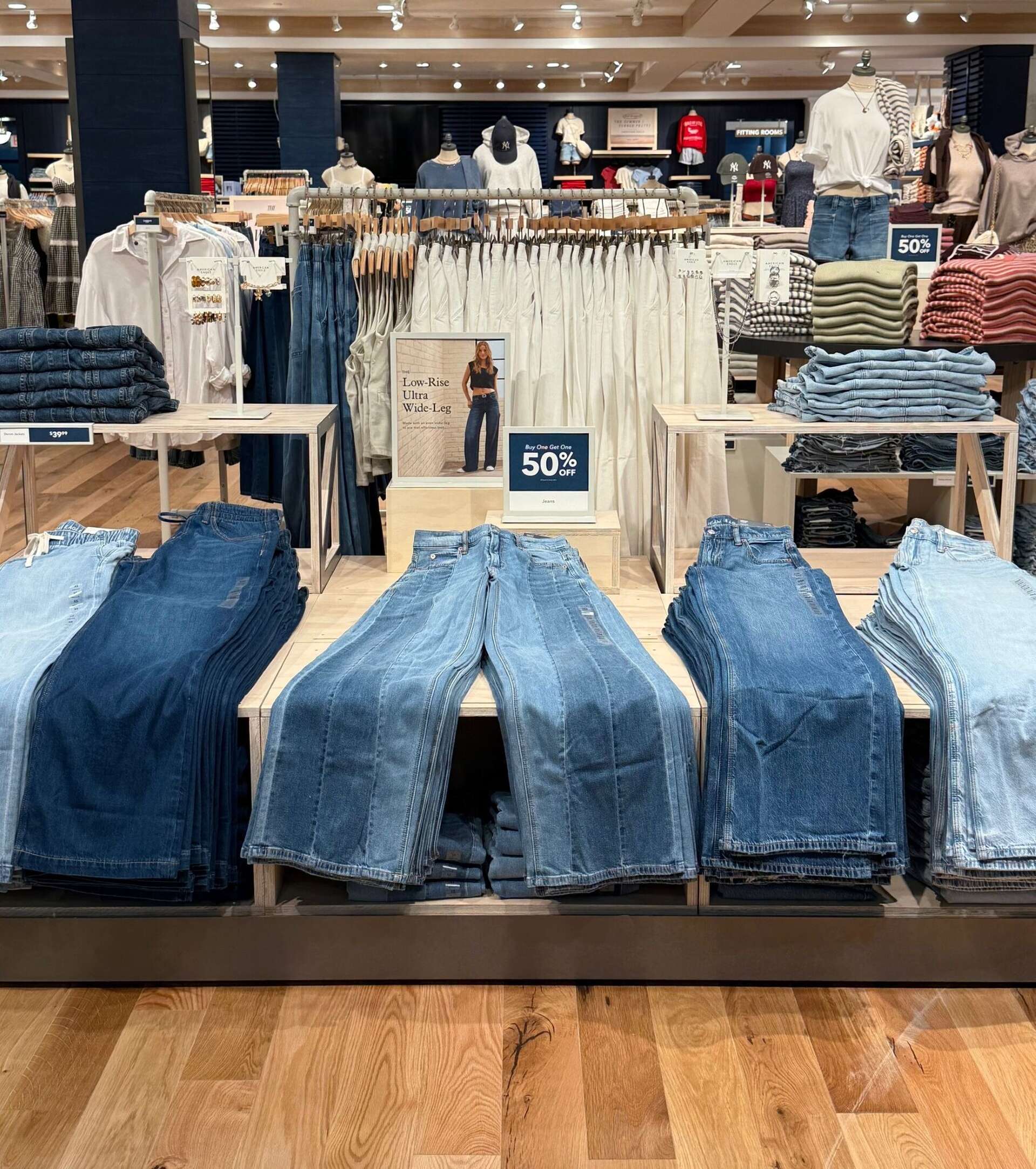 Westfarms mall in CT adds 4 new stores, American Eagle renovates