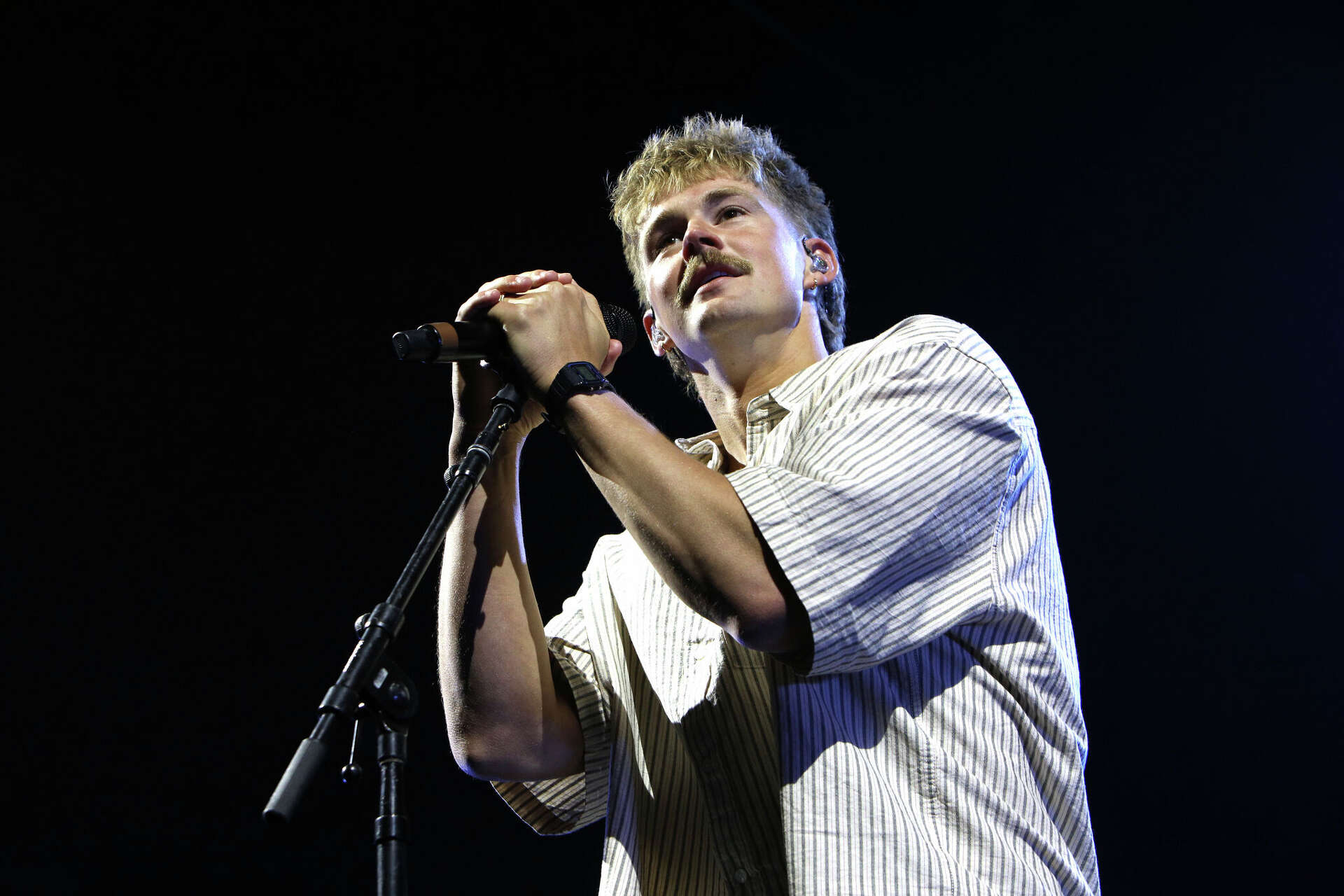 Texas Christian singer Forrest Frank injured in skateboarding accident