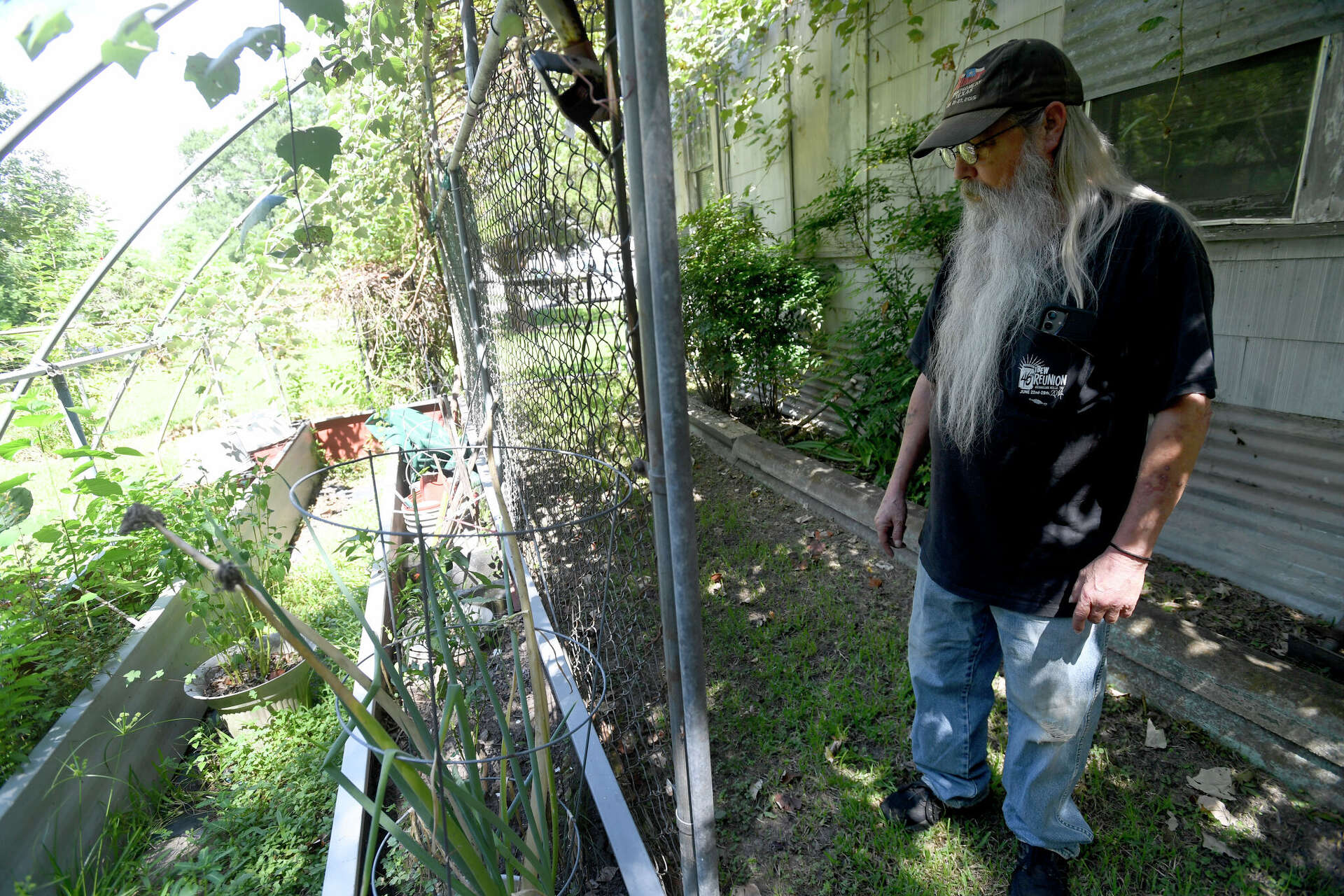 Orphaned cat needs new home after Terry Thompson's tragic death