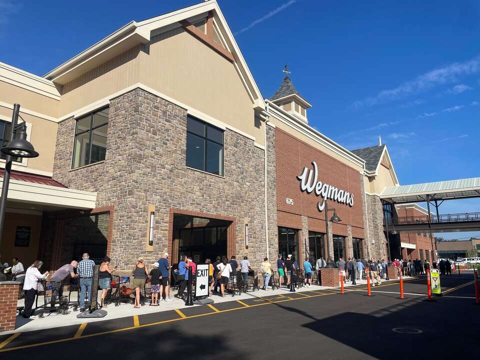 Wegmans opens in Norwalk to a long line of eager customers