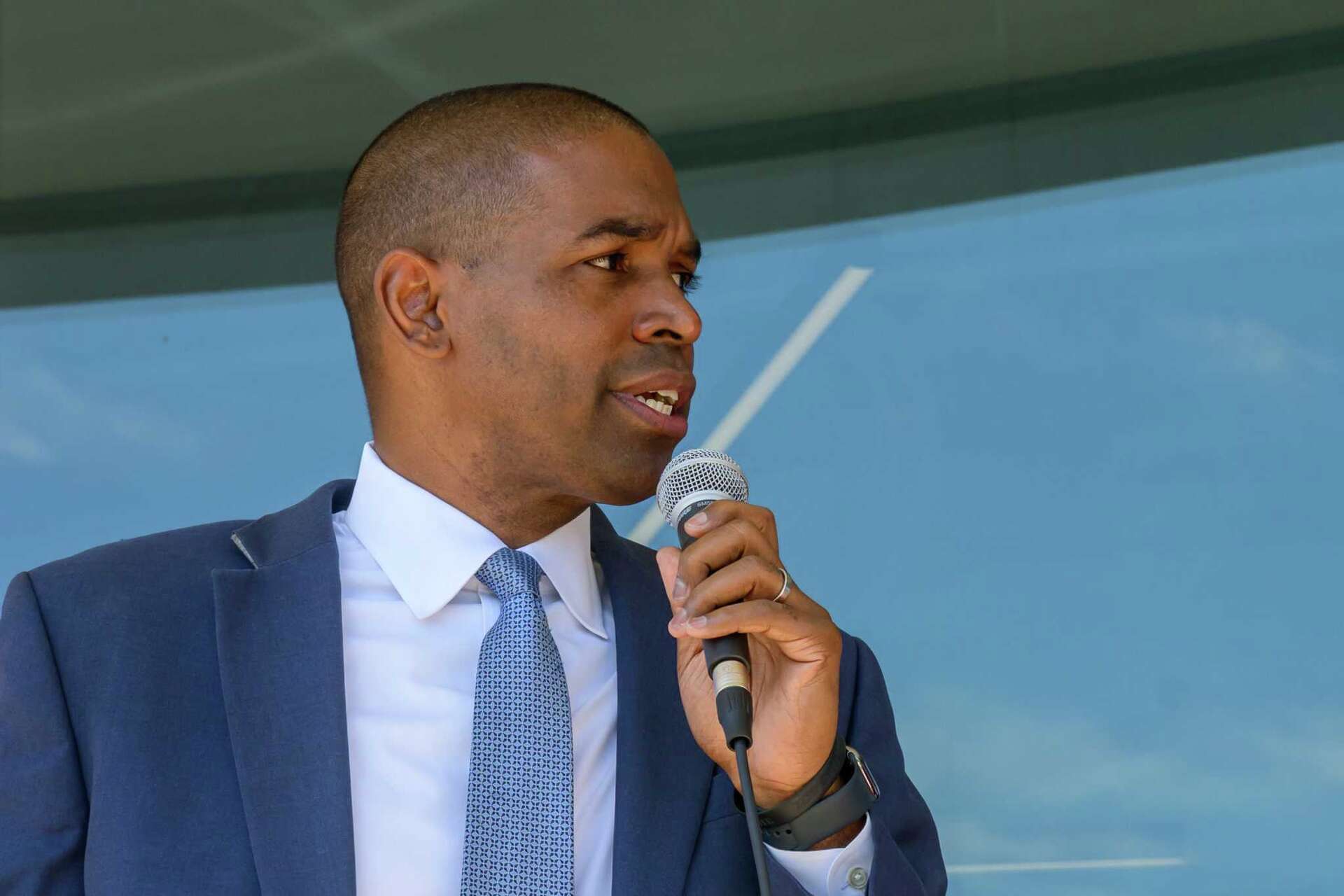 Why Lt. Gov. Antonio Delgado says he's challenging Hochul in 2026