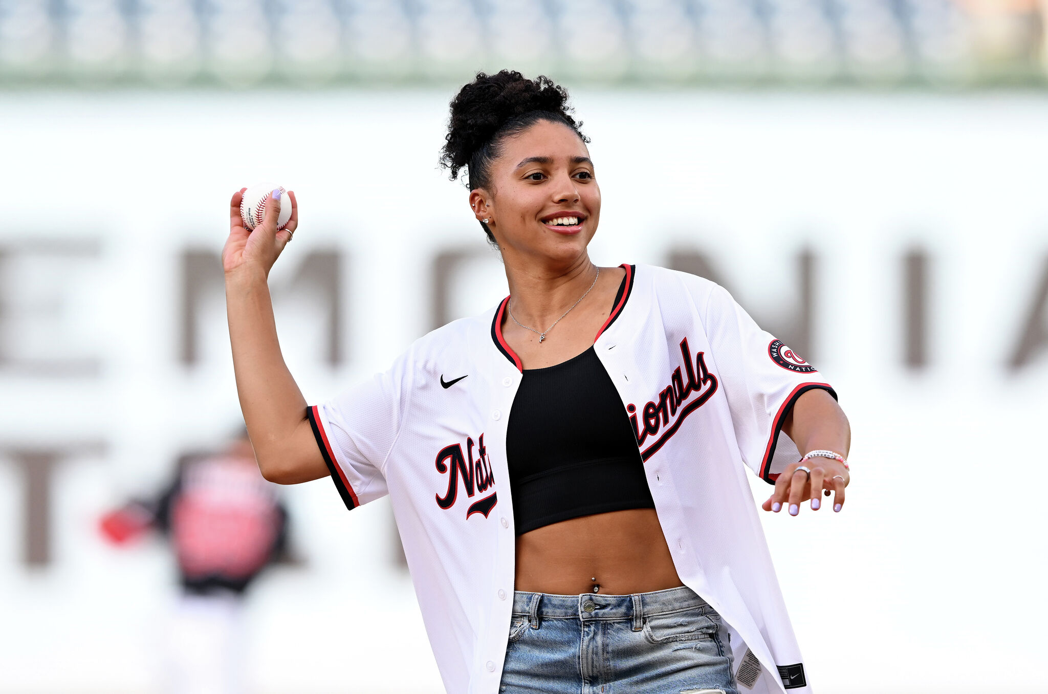 UConn's Azzi Fudd throws out first pitch at Nationals game.