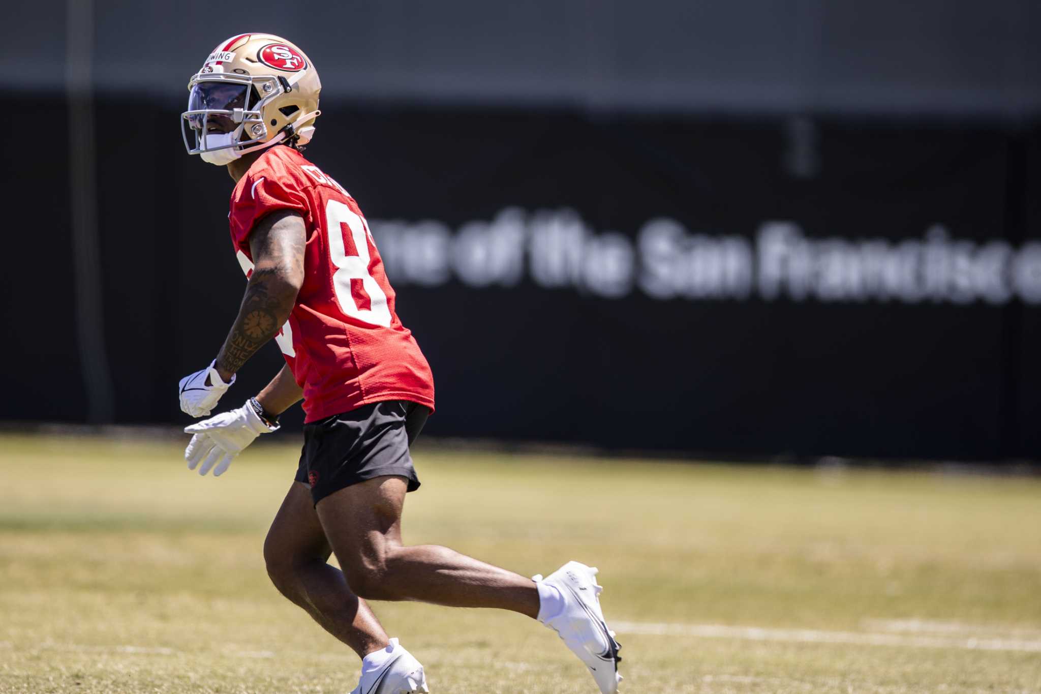 49ers’ ascending WR Jacob Cowing injured minutes into first practice