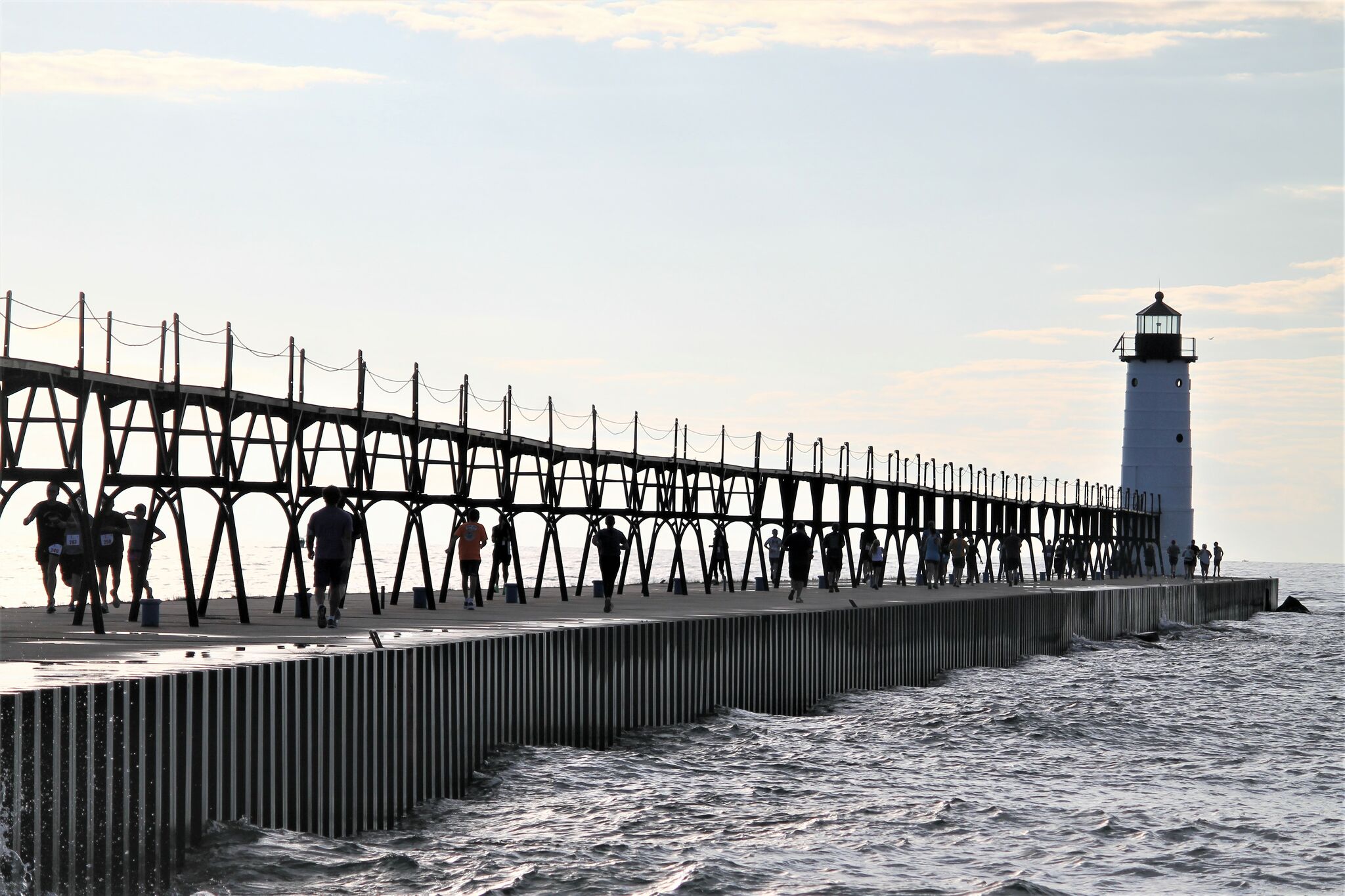 Lake Michigan pier running event to bring hundreds to Manistee