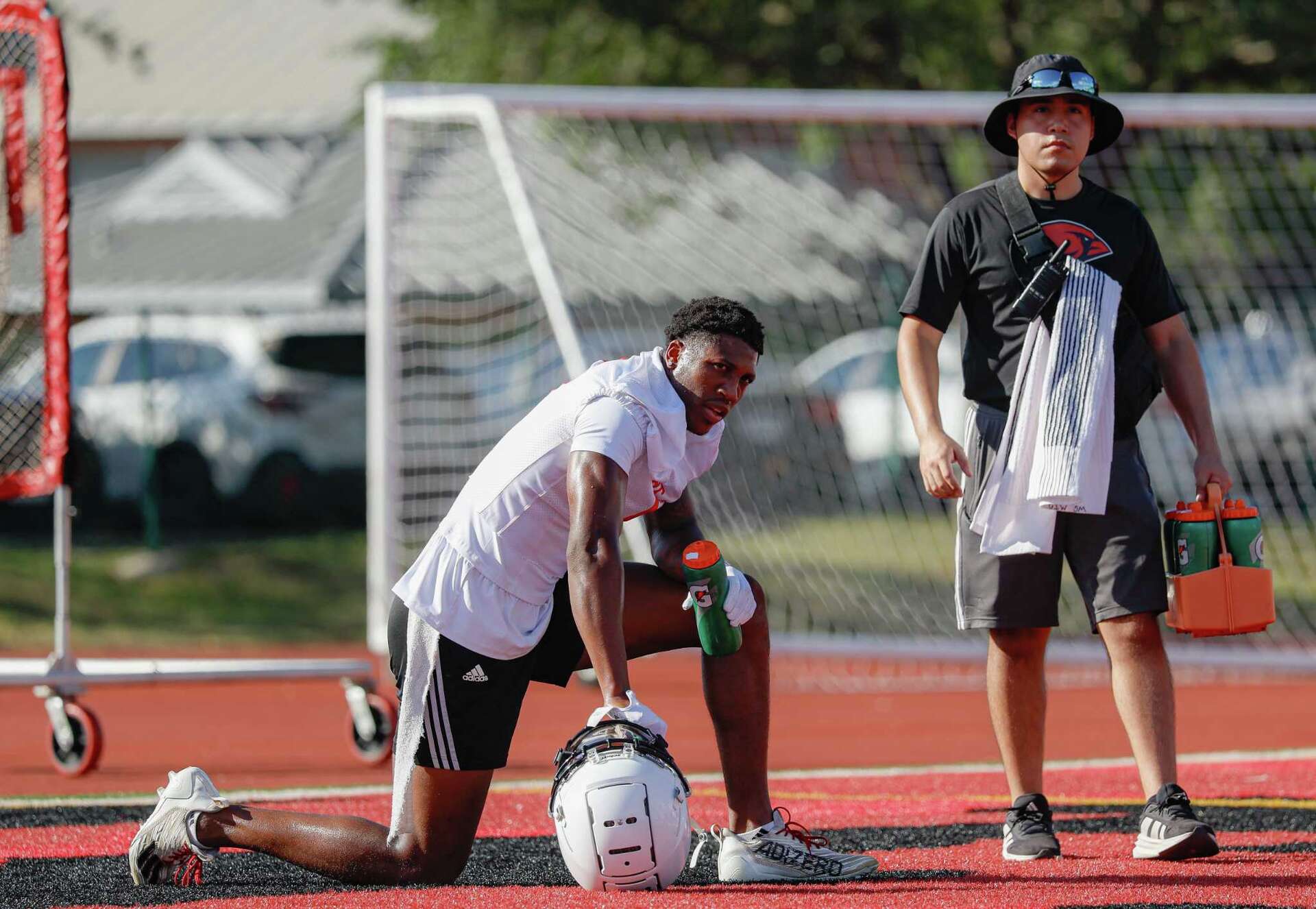 Jalen Walthall bucks transfer trend, sticking with UIW