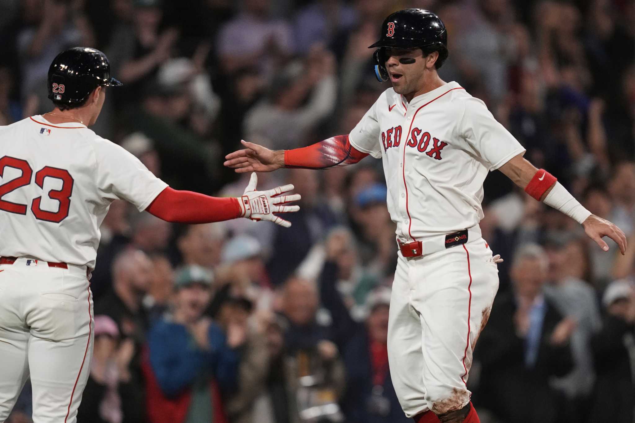 Fenway Park concession workers go on strike for Red Sox-Dodgers series