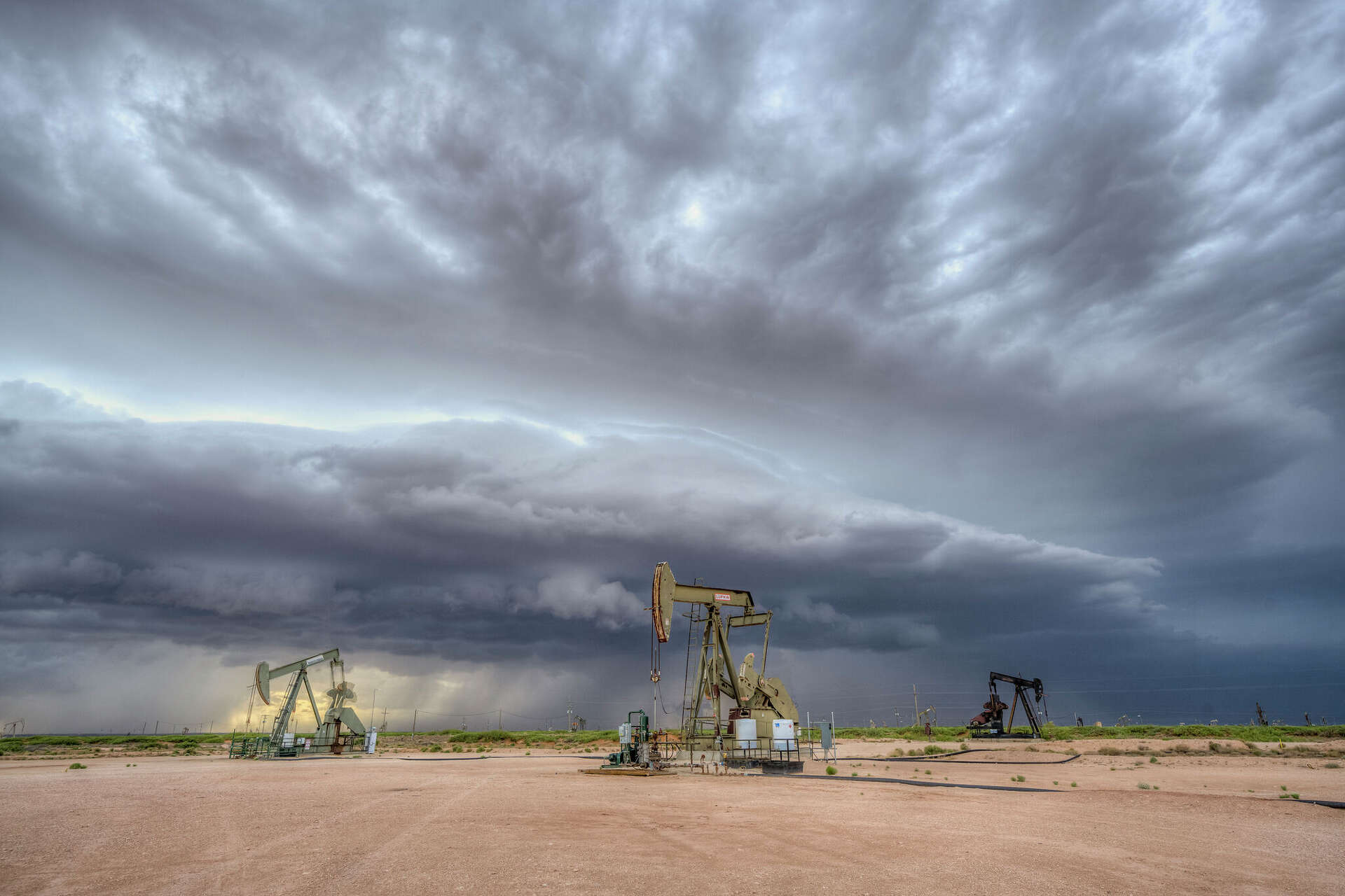 EIA forecast: WTI prices will drop below $50 in 2026 as supply surges