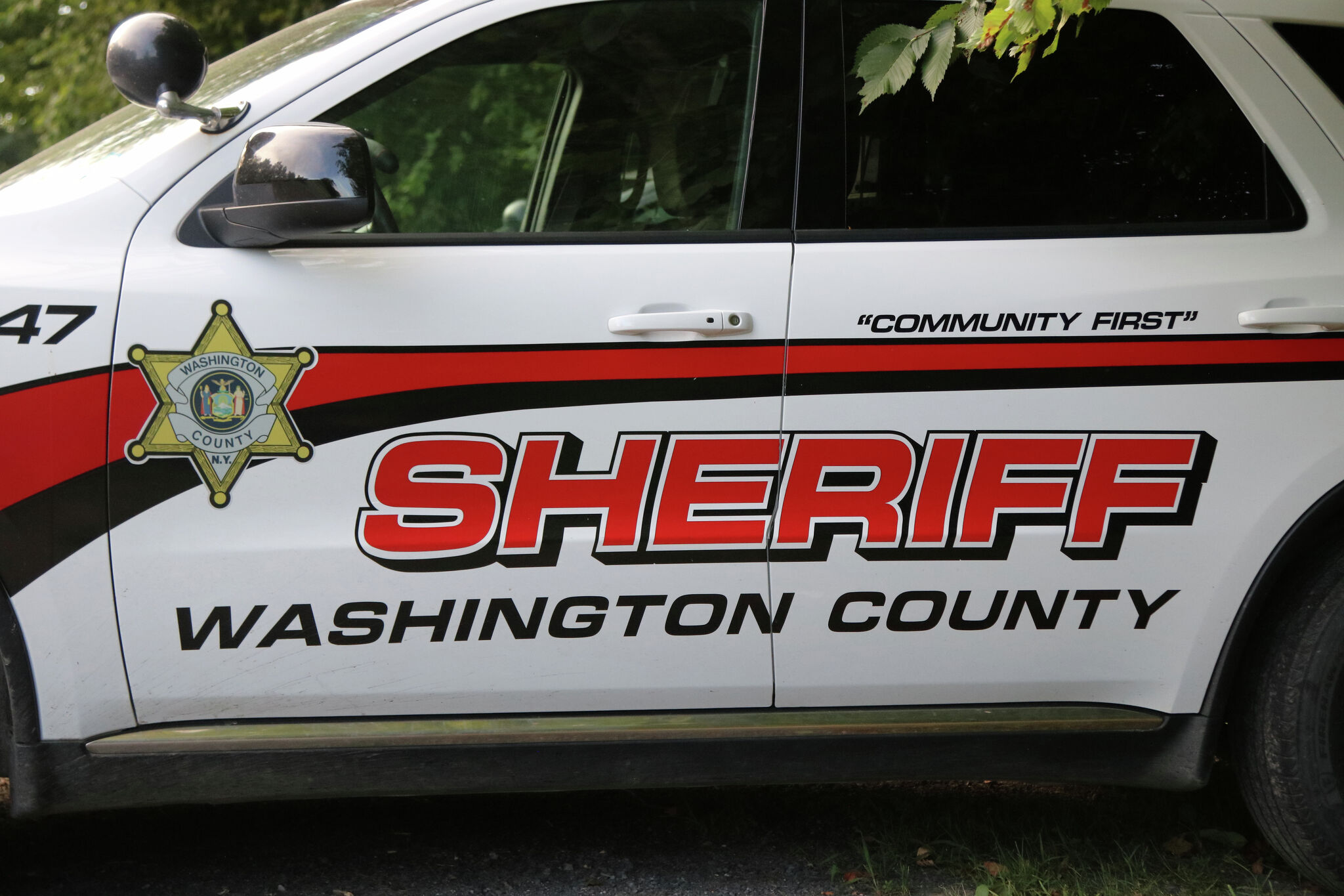 Fleeing suspect jumps from Hudson River bridge in Washington County