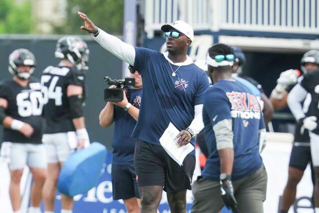 Houston Texans and quarterbacks coach Jerrod Johnson part ways