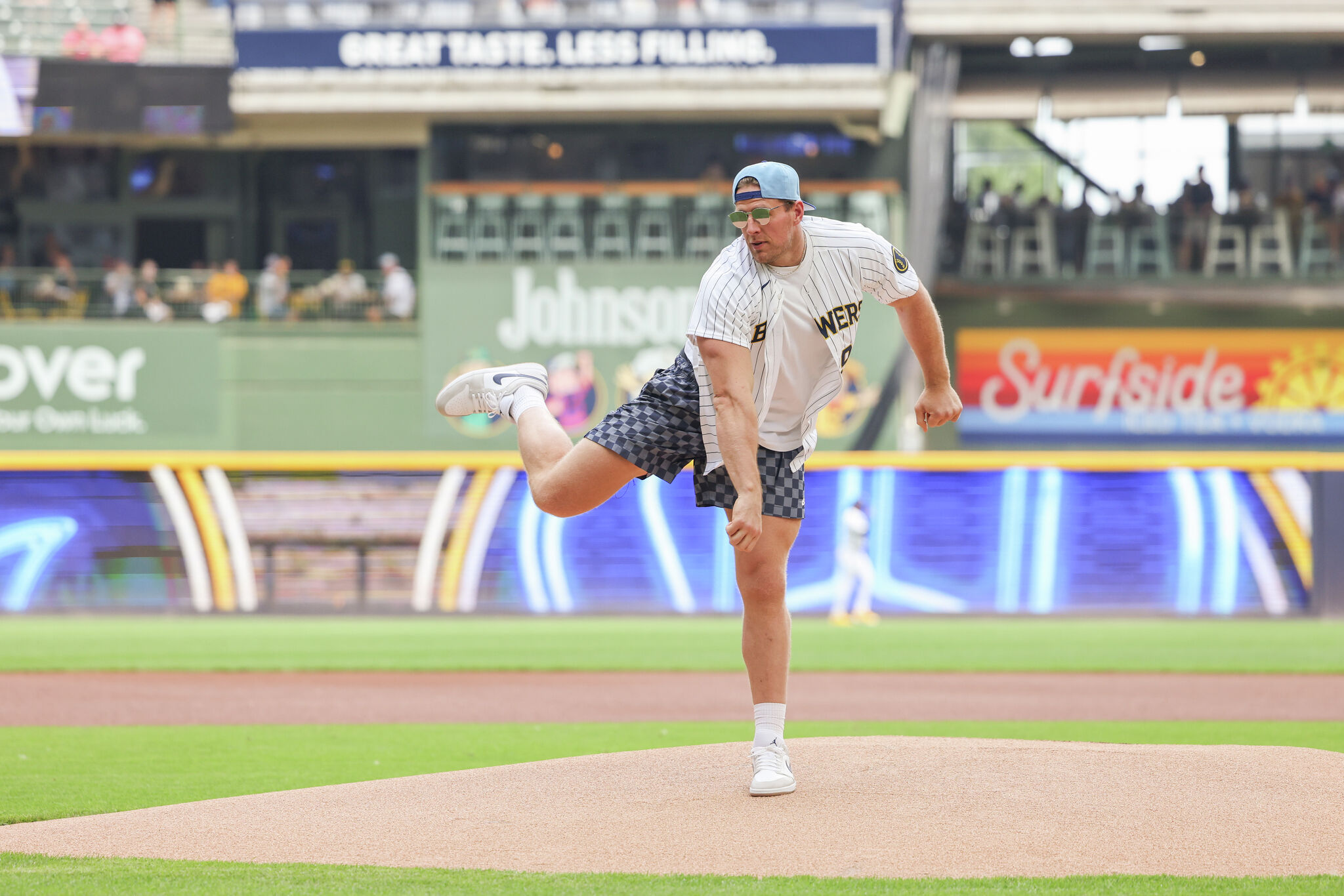Former Texans Player J.J Watt crushes 9-9-9 baseball challenge