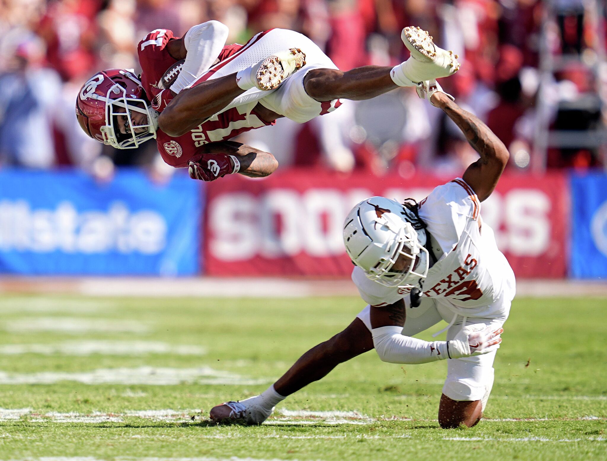 Texas Longhorns, Oklahoma Sooners have top defenses in rivalry week