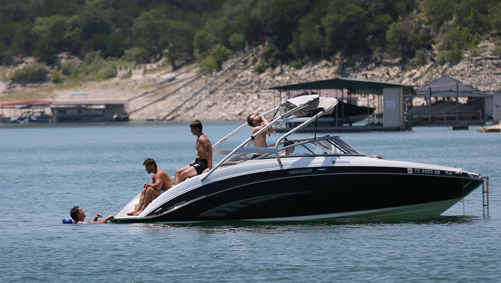 Here are 10 most popular boating locations in Texas and rules to follow