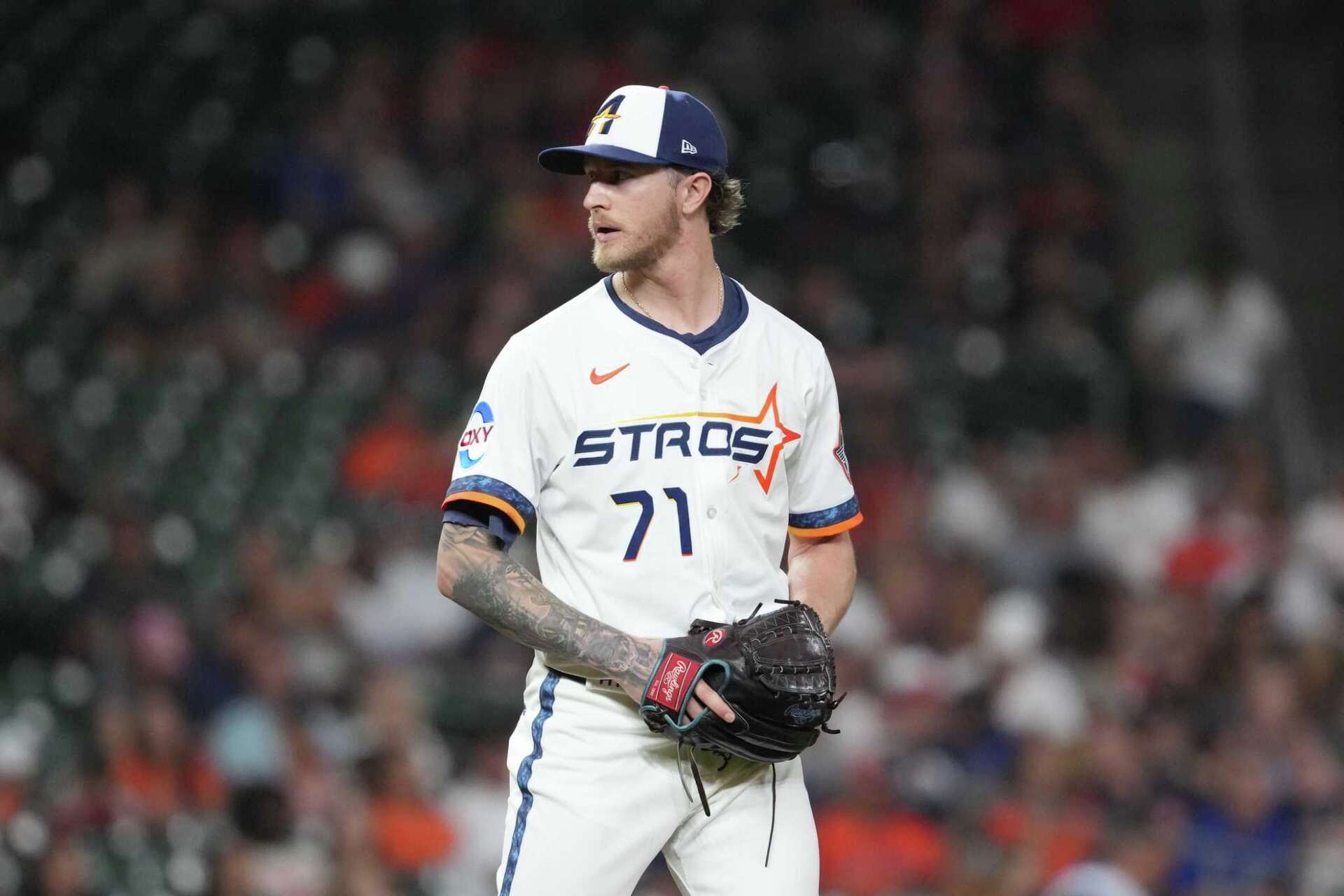 Astros closer Josh Hader being examined for shoulder discomfort