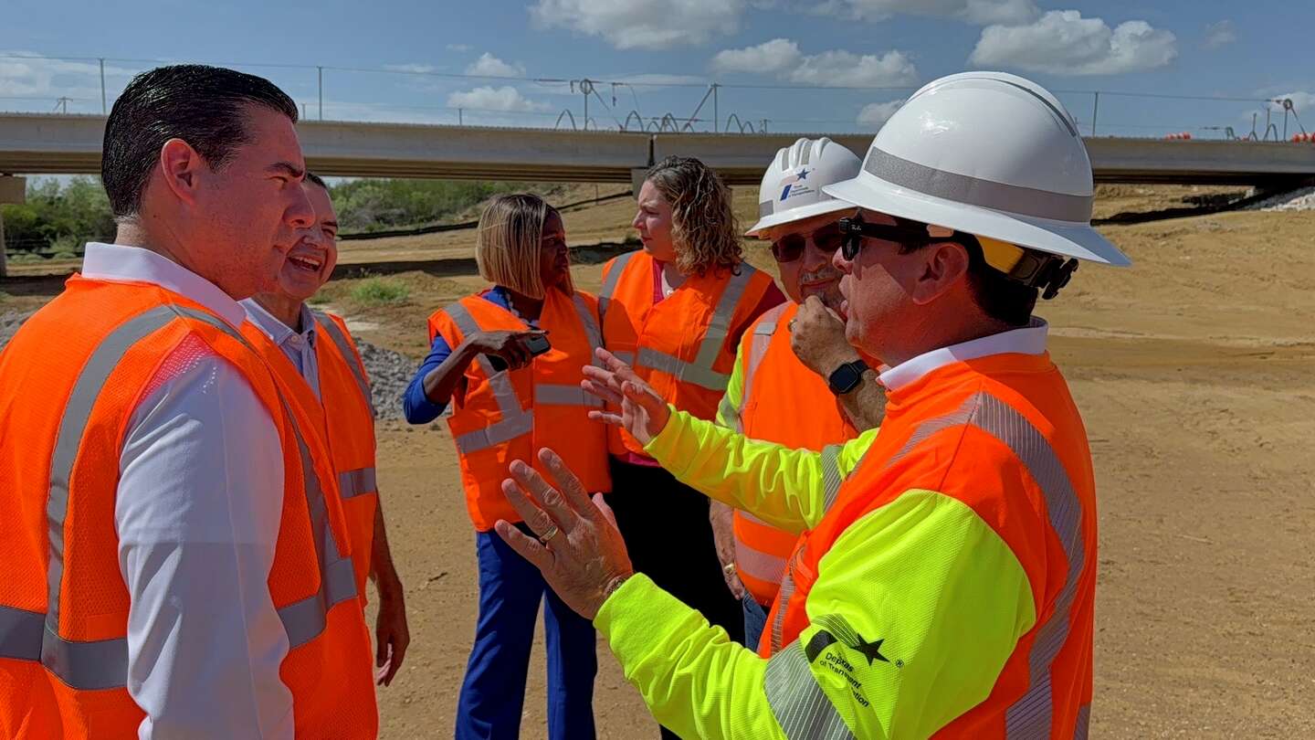 Officials tour Laredo’s $522M Loop 59, SH 84 expansion projects