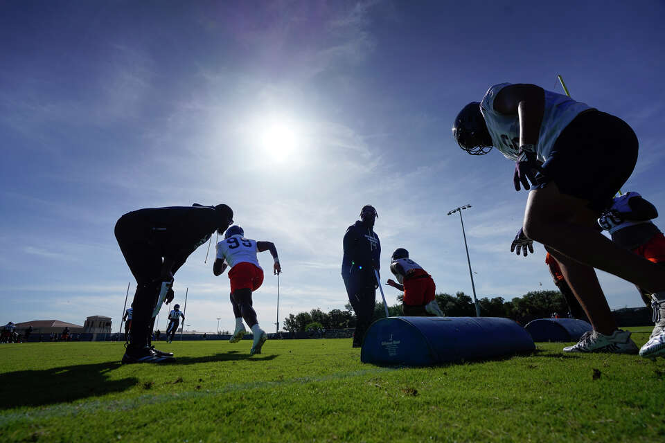 Owen McCown embraces leadership role as UTSA opens fall practice