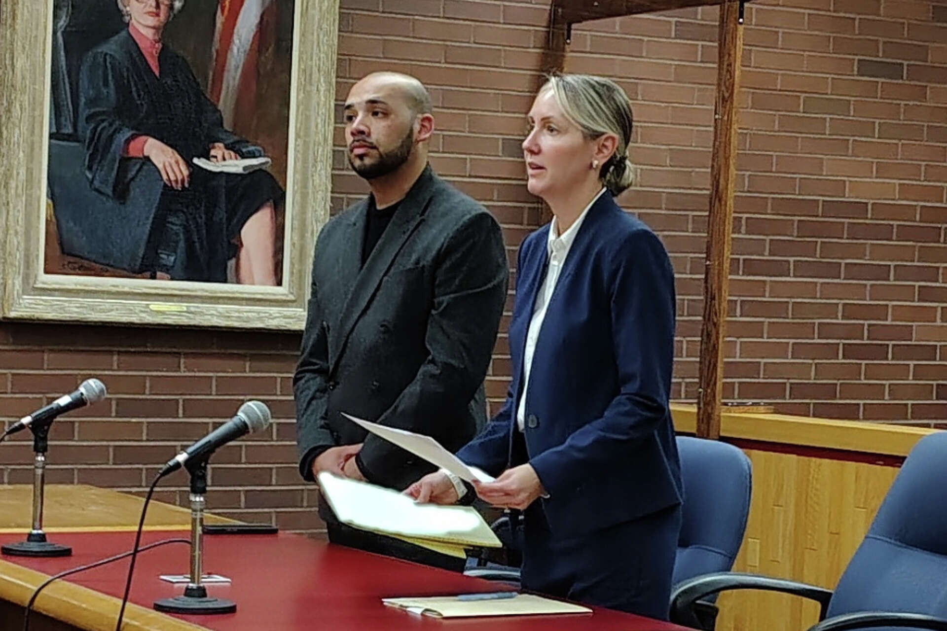 CT lawmaker seeks court program after second shoplifting arrest