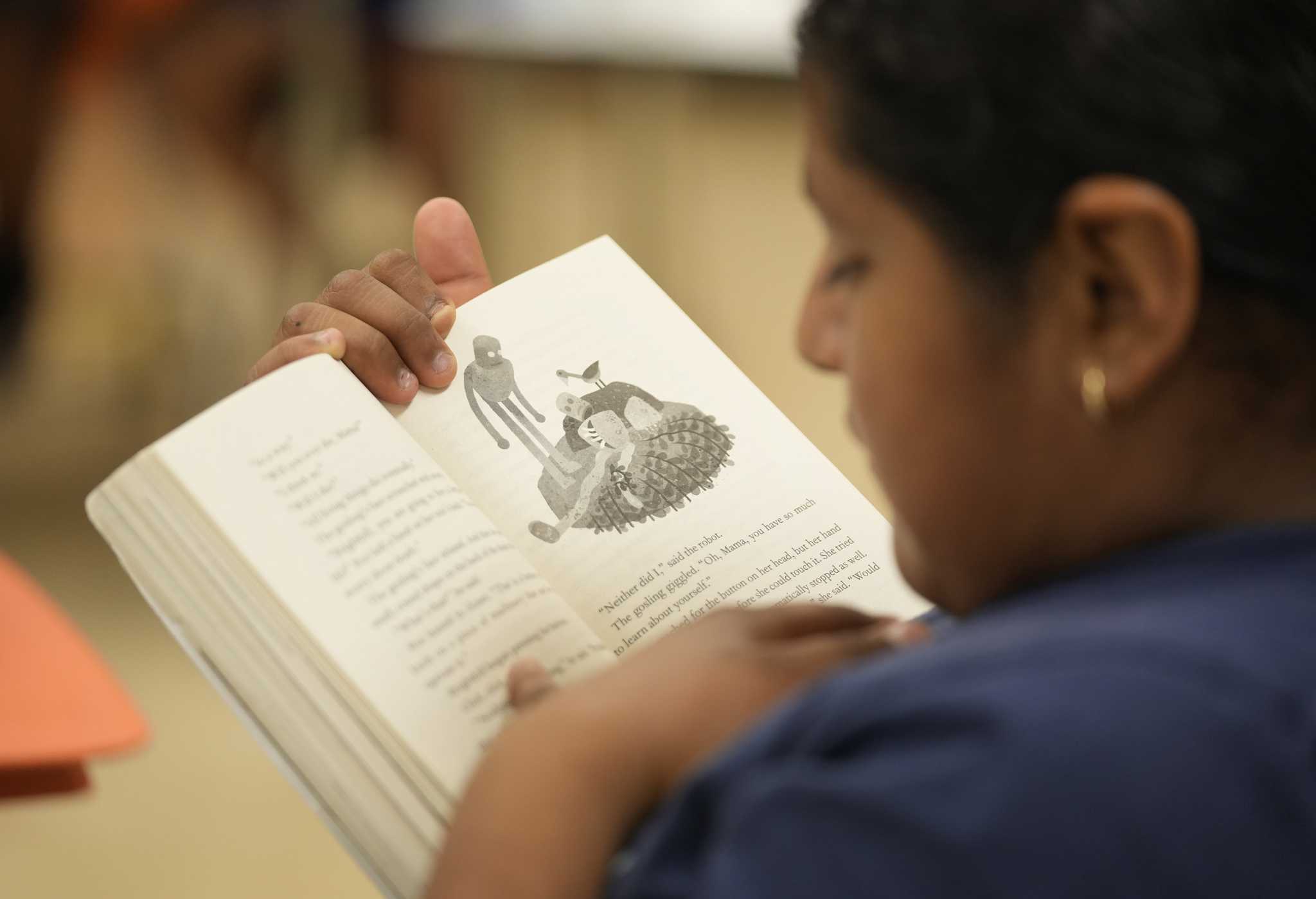 Students, staff at North Austin middle schools prepare for 'turnaround