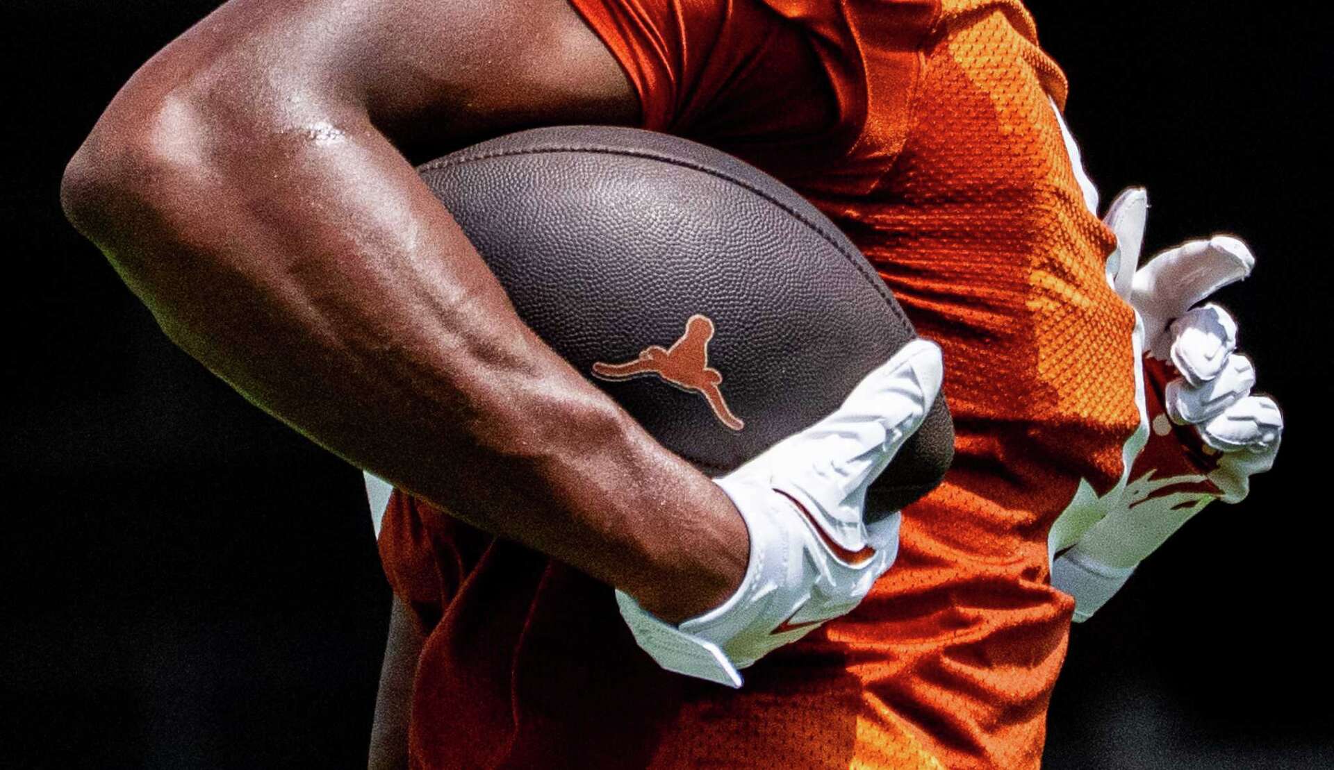 Steve Sarkisian says Colin Simmons will play more for Texas