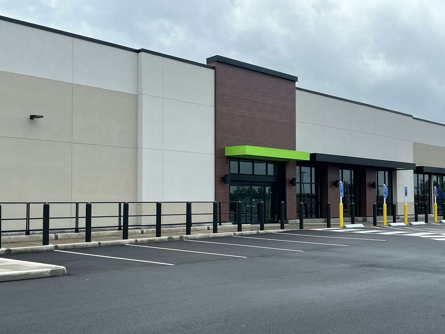 Newington retail center to get Market 32 grocery store as tenant