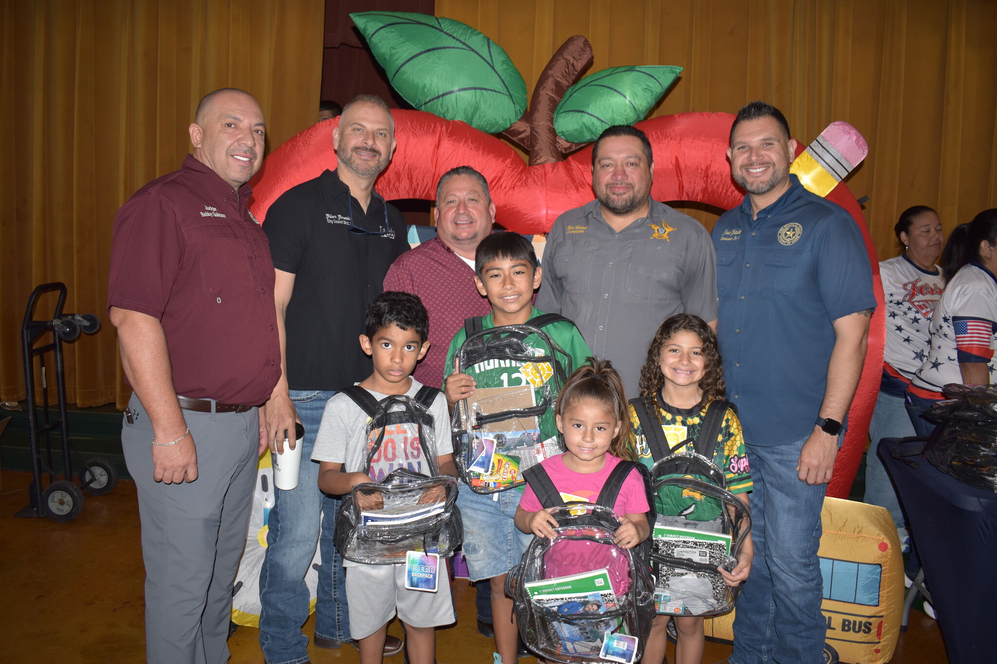 Laredo school supply giveaway gives backpacks to 1,000 children