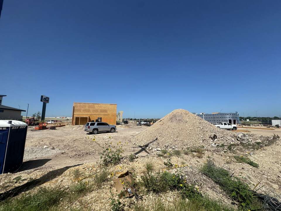 Sprawling San Antonio development lands major Texas chain